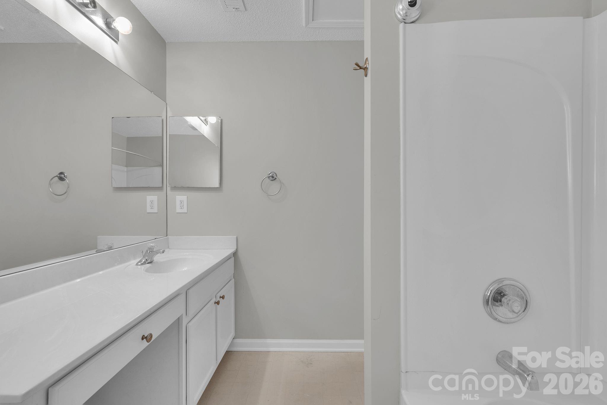 Photo 19 of 17039 Greenlawn Hills Court, Charlotte, NC