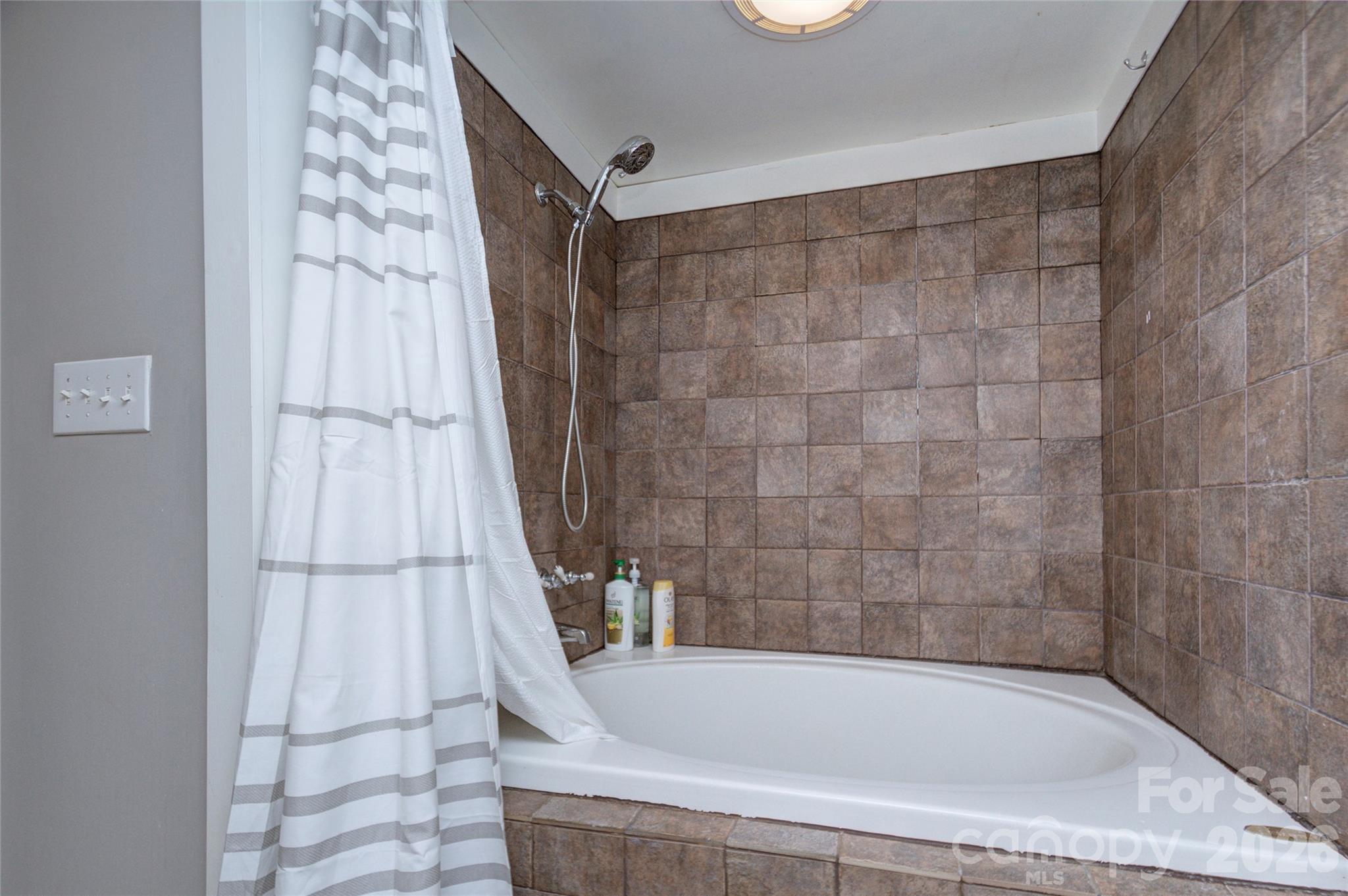 Photo 8 of 1717 Hamorton Place, Charlotte, NC