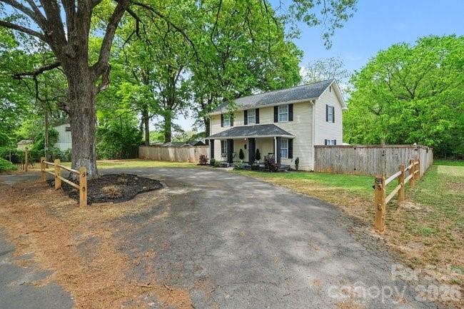 Photo 2 of 500 Boger Street, Mooresville, NC