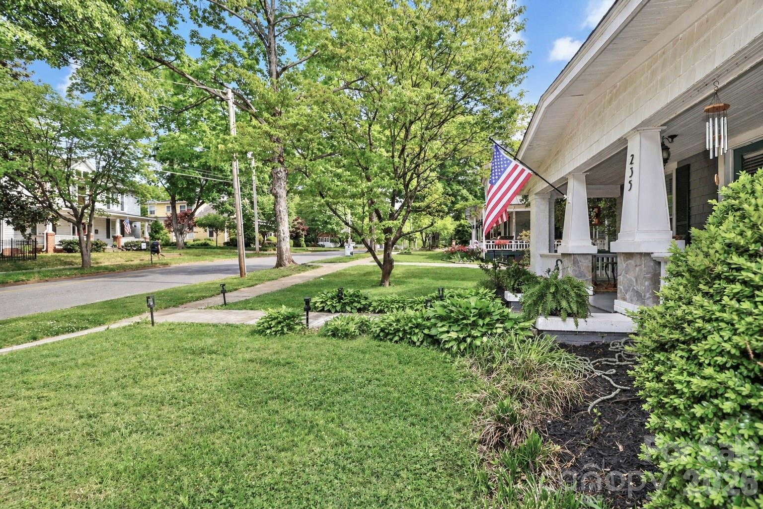 235 N Race Street, Statesville, NC - photo 3 of 38