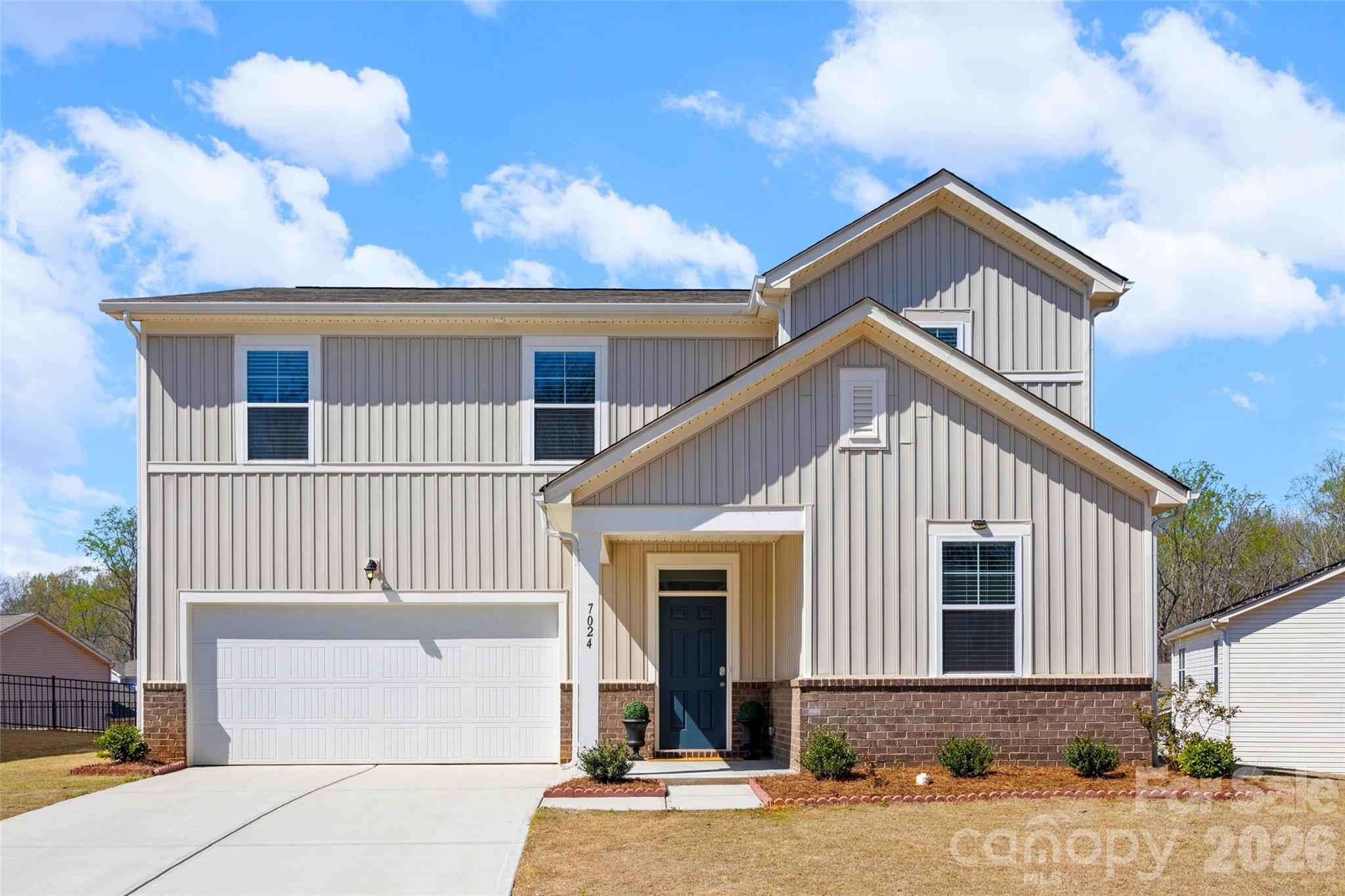 Home for sale at 7024 Maple Run Circle, Charlotte, NC — photo 1 of 48