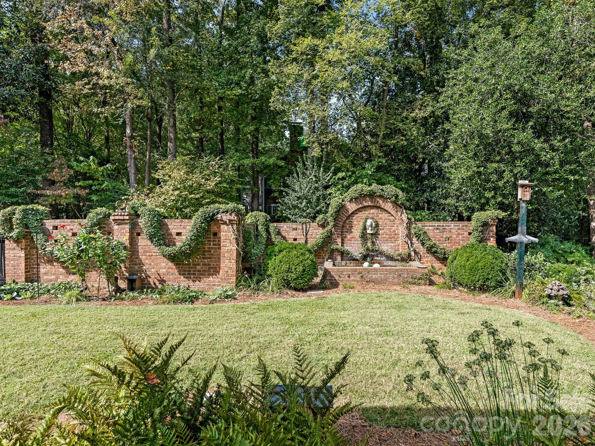 Photo 32 of 2424 Richardson Drive, Charlotte, NC