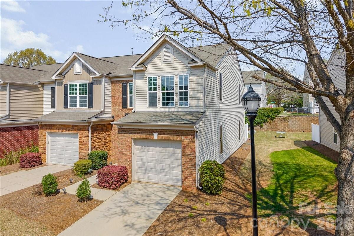 Photo 3 of 2419 Diplomat Lane, Charlotte, NC