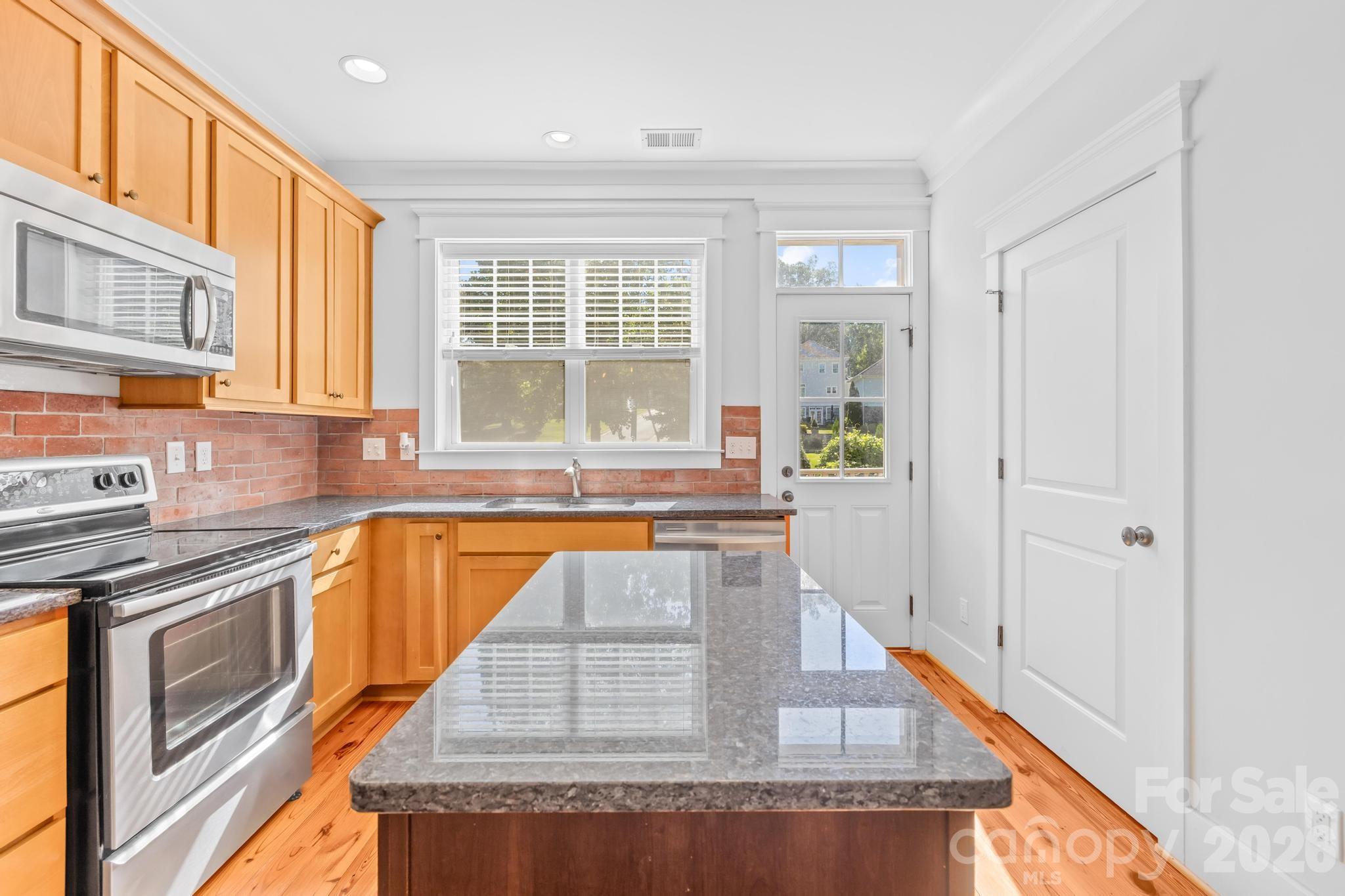 605 Village Main Circle, Davidson, NC - photo 11 of 28