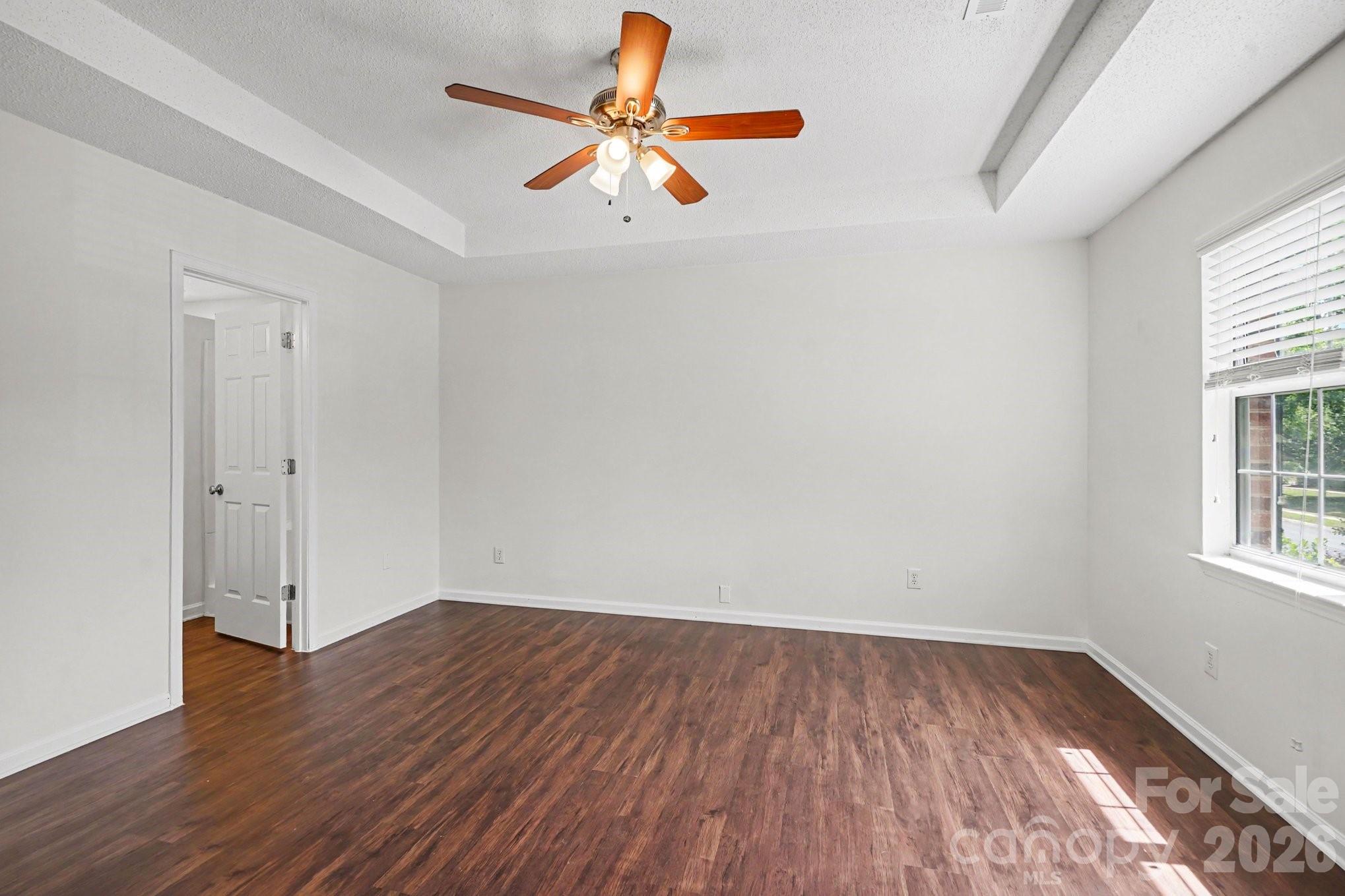 Photo 8 of 12127 Landing Green Drive, Charlotte, NC