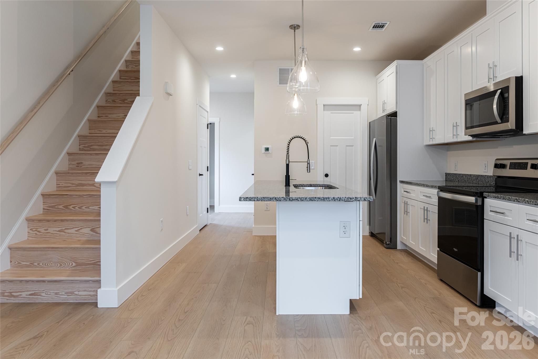 4 Wyndom Lane, Asheville, NC - photo 4 of 38
