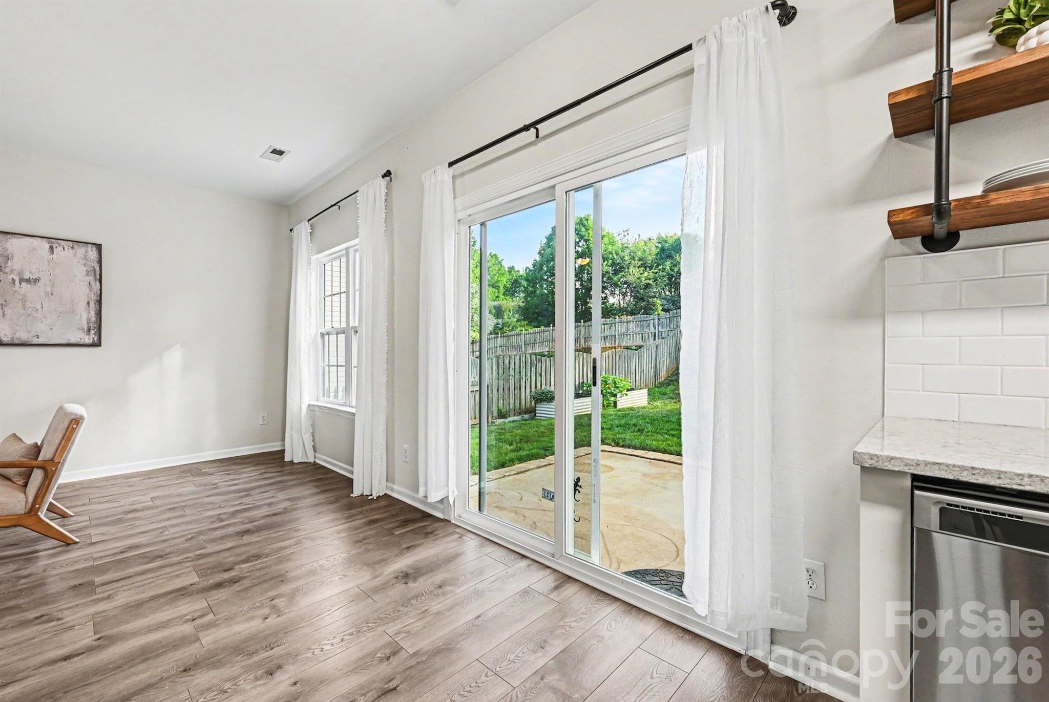 Photo 8 of 9902 Highlands Crossing Drive, Charlotte, NC