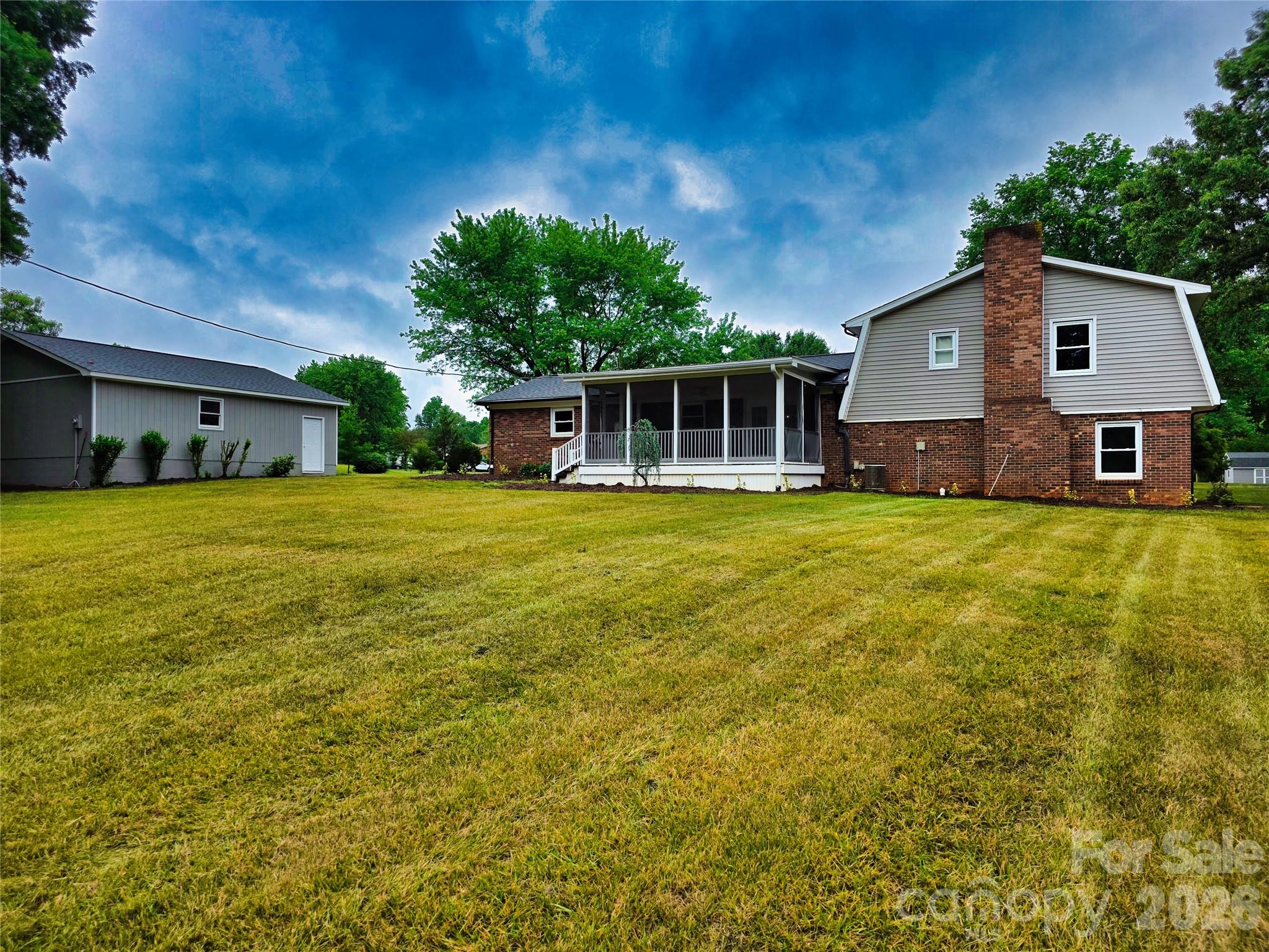 158 W Meadowview Drive, Statesville, NC - photo 3 of 28