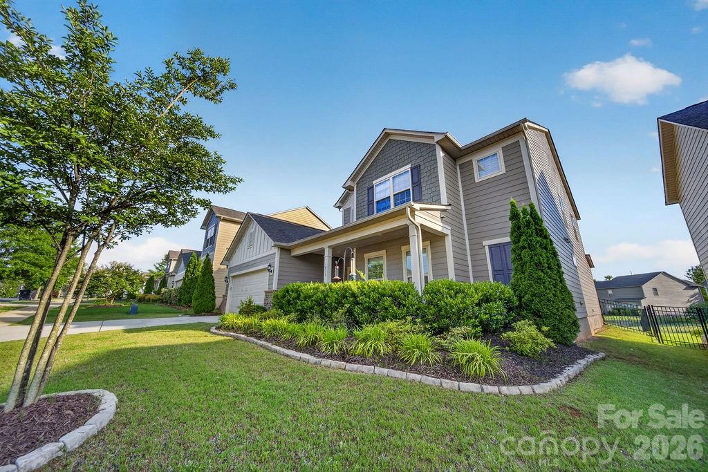 Photo 3 of 11033 Crane Creek Drive, Charlotte, NC