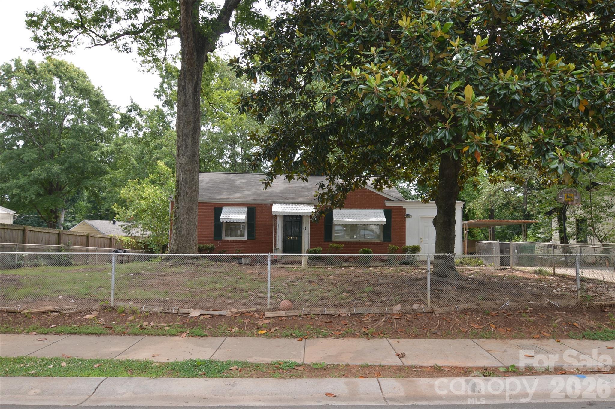 Photo 3 of 2111 Dickens Avenue, Charlotte, NC