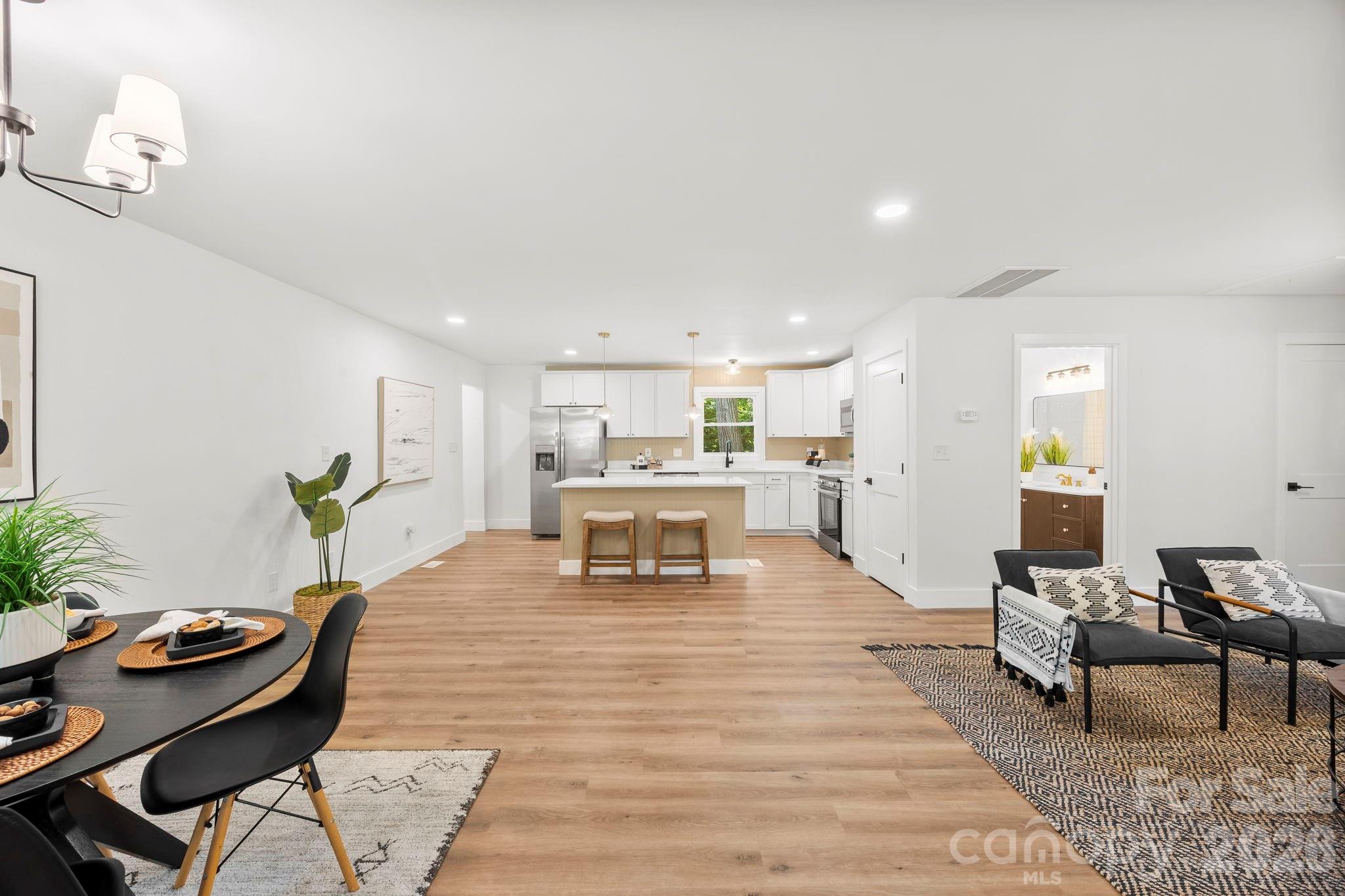 Photo 3 of 4211 Dunwoody Drive, Charlotte, NC