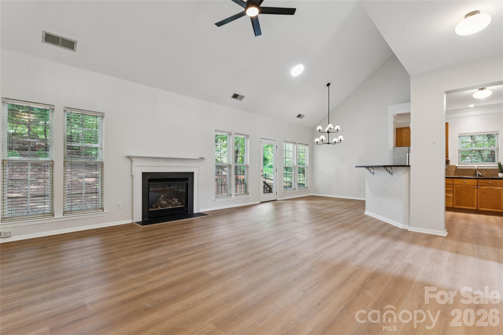 Photo 12 of 11627 Knightsdale Drive, Charlotte, NC