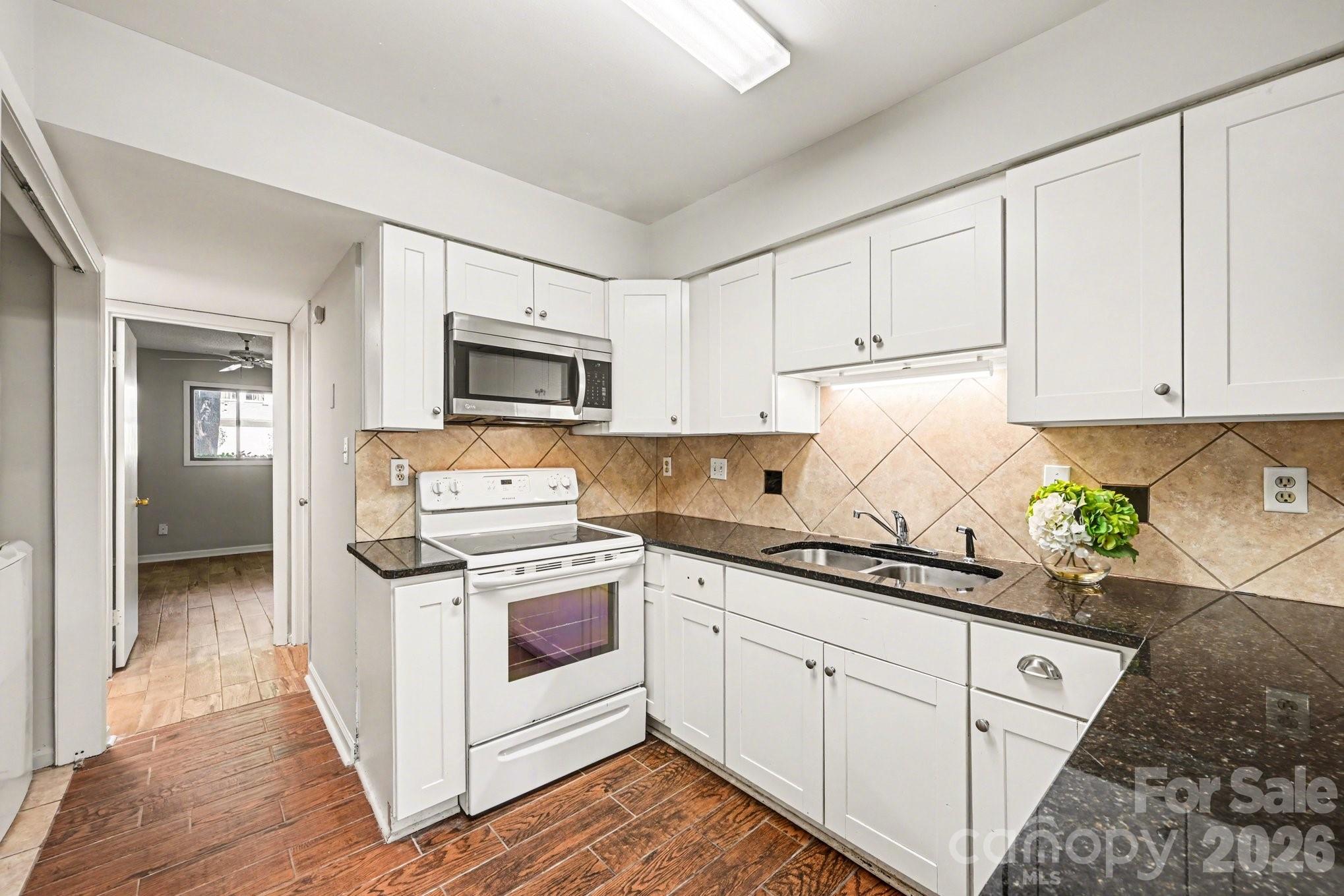 Photo 13 of 7900 Horse Chestnut Lane, Charlotte, NC