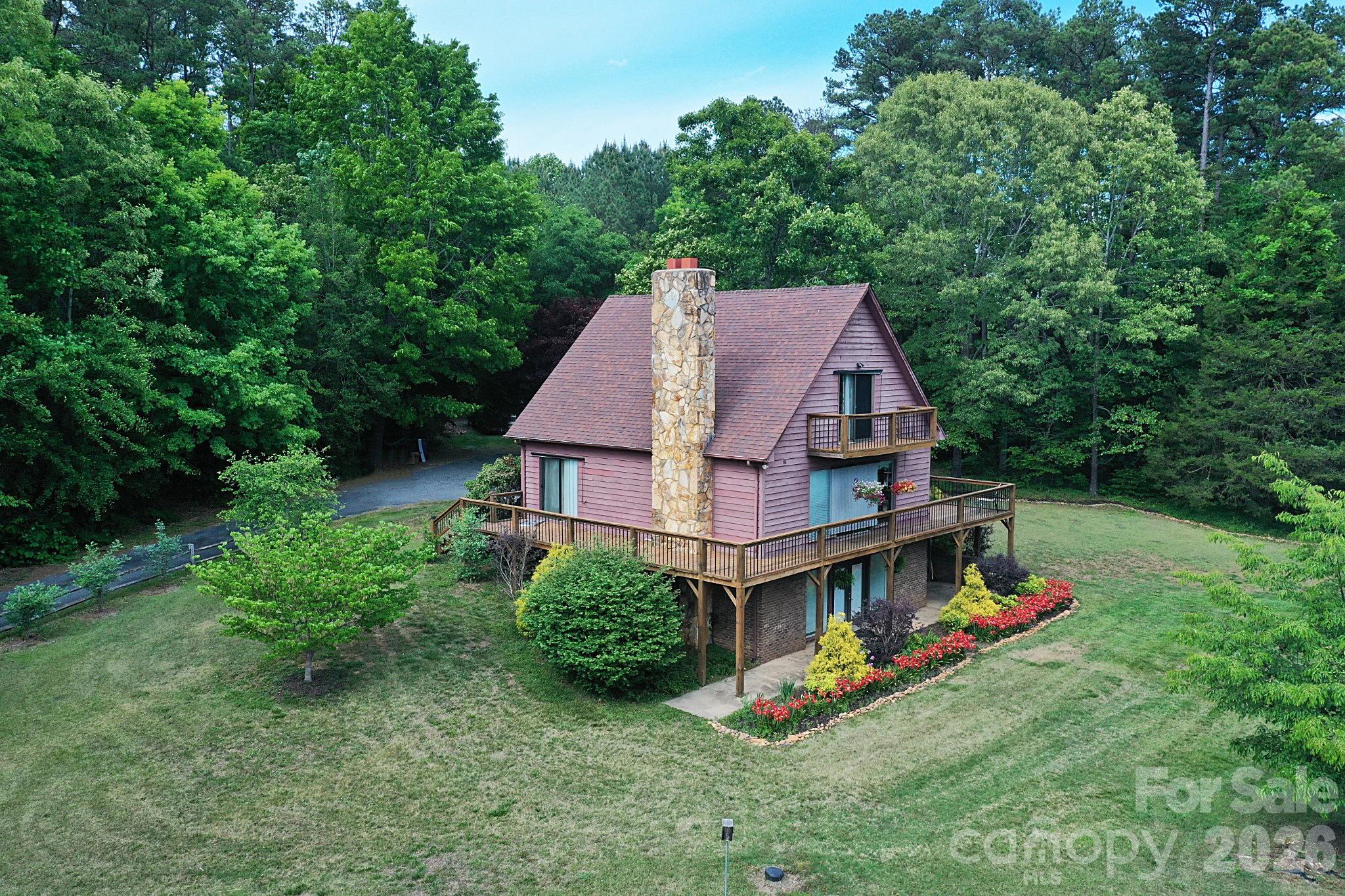 86 King Arthurs Court, Hickory, NC