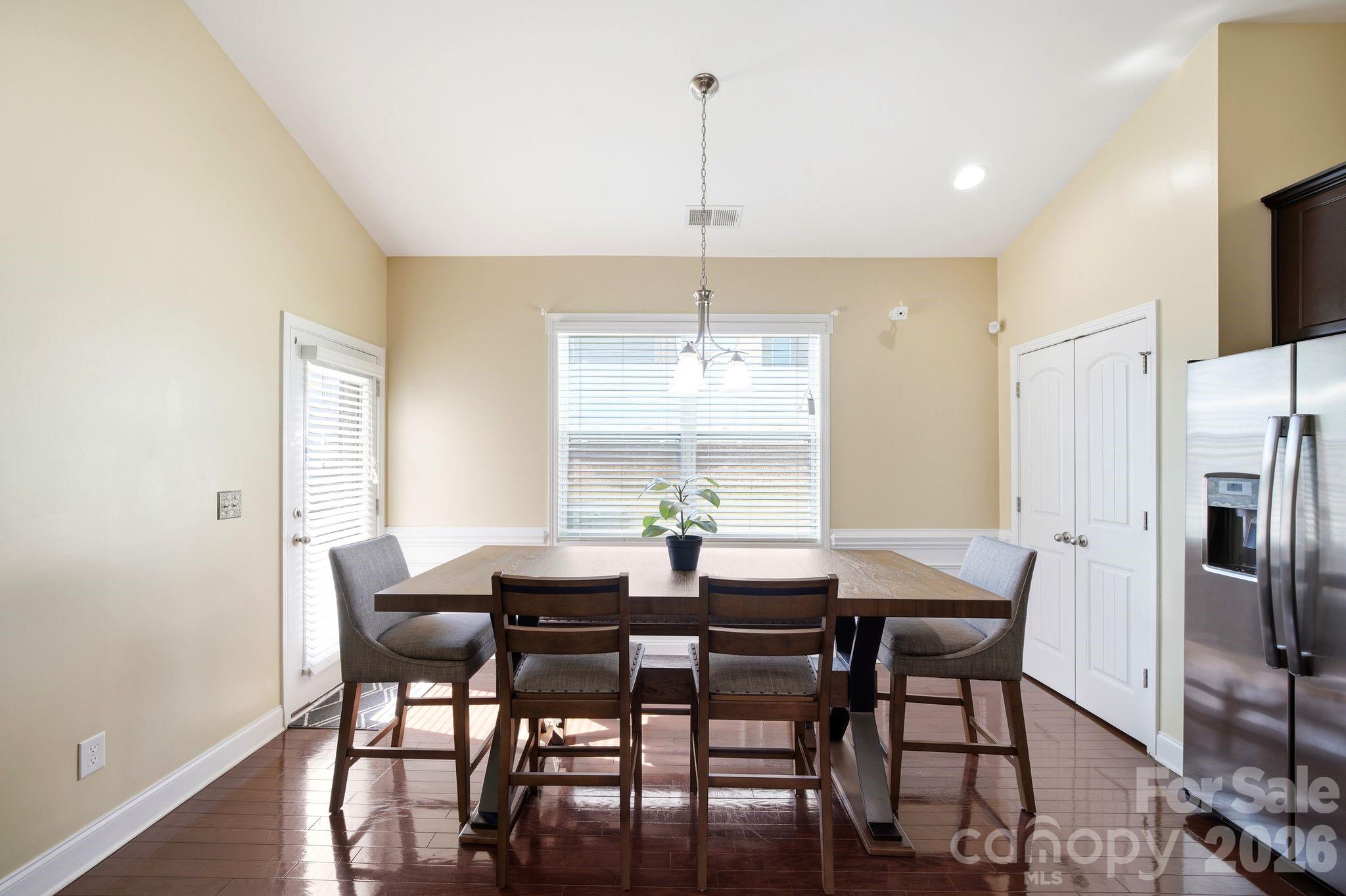 Photo 8 of 423 Knothole Lane, Charlotte, NC