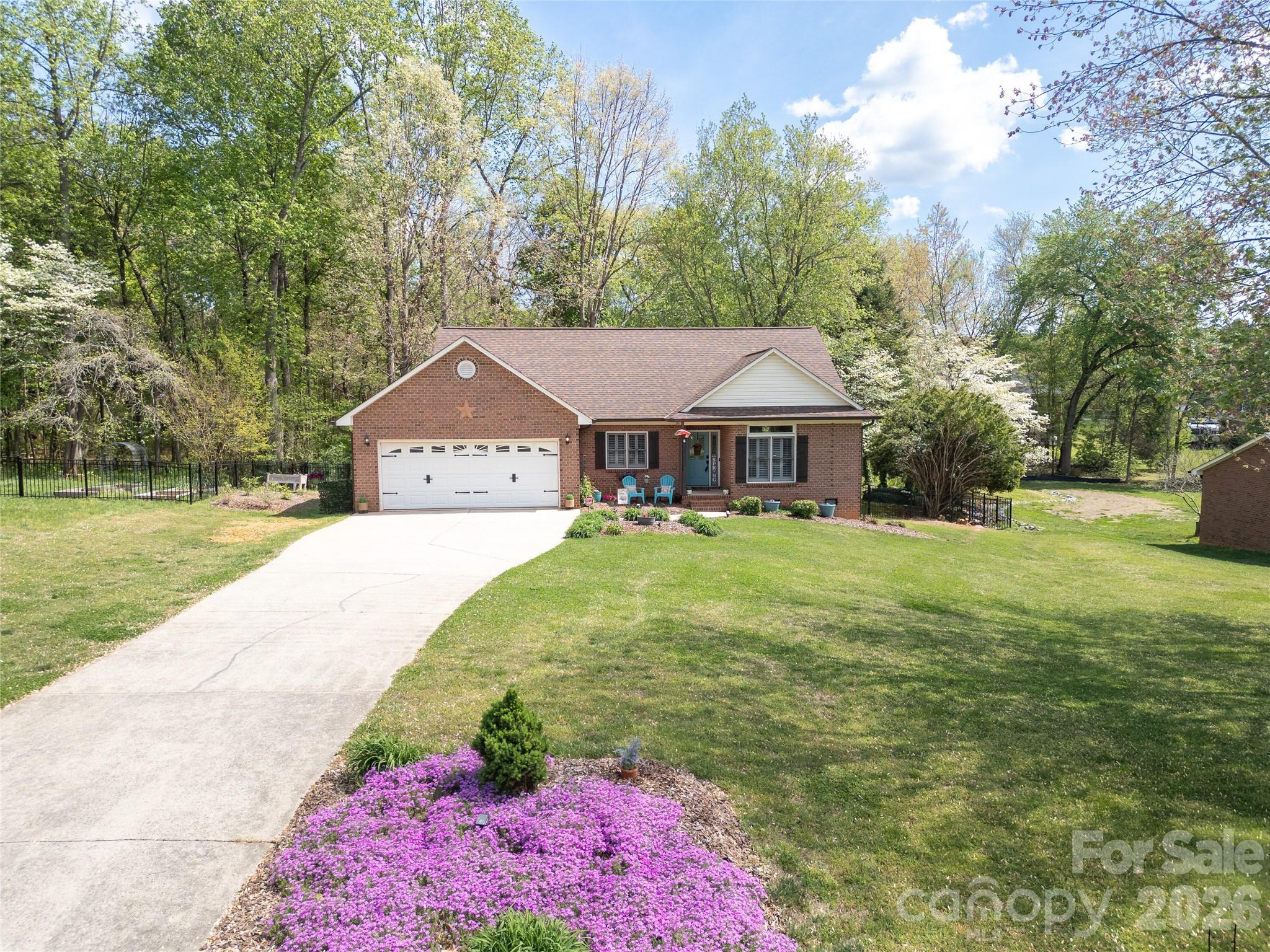 Photo 2 of 7982 King Arthurs Court, Denver, NC