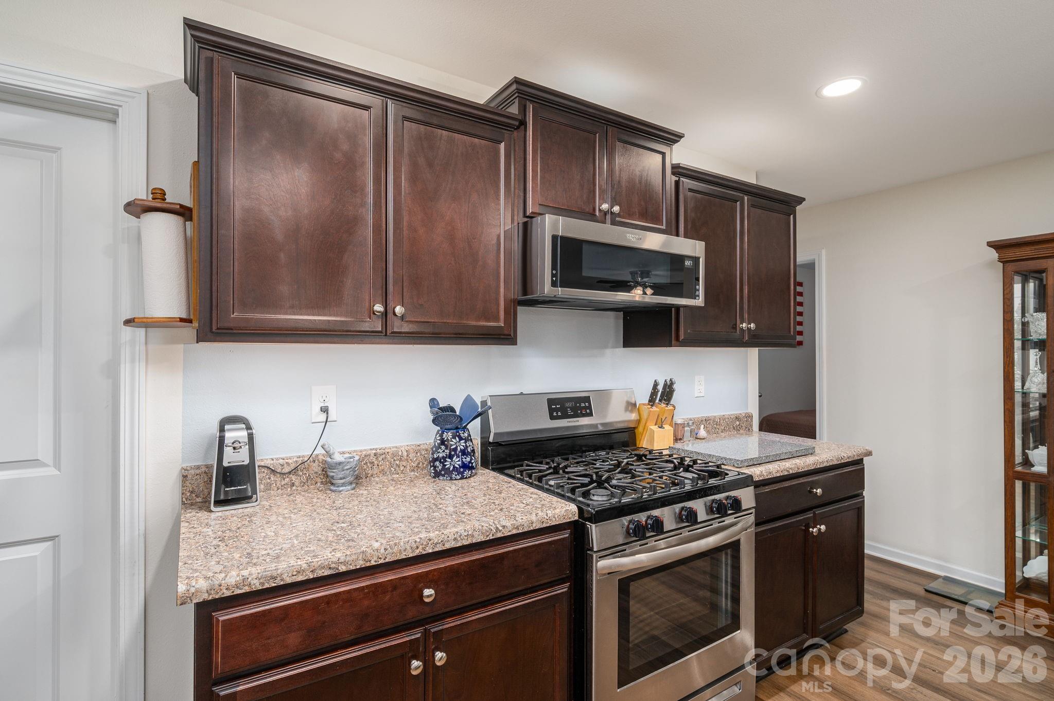 2818 Easton Knoll Drive, Dallas, NC - photo 6 of 48