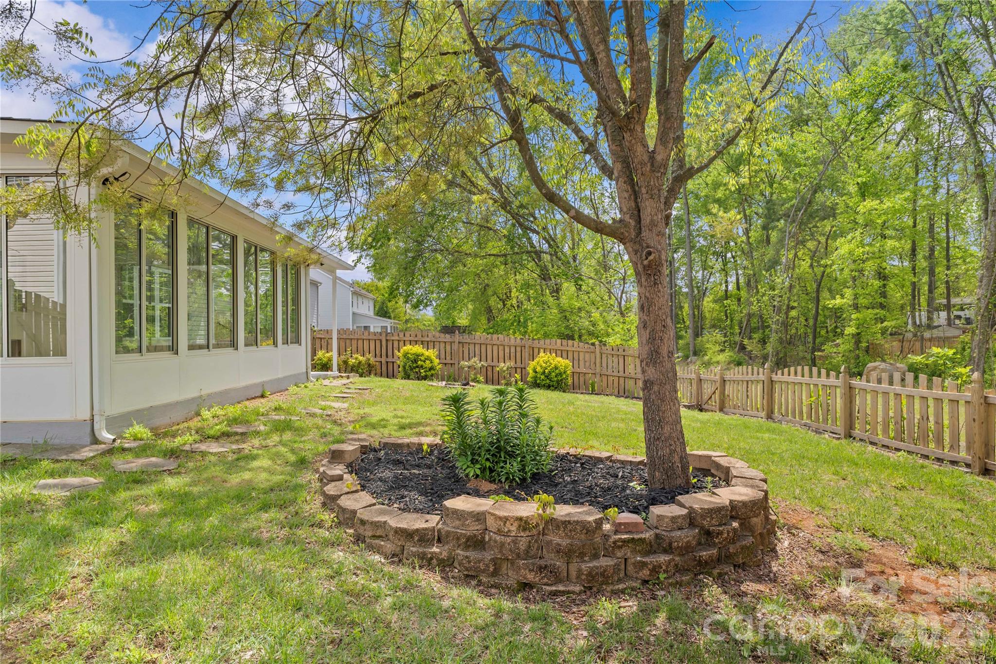 Photo 7 of 17300 Commons Crossing Drive, Charlotte, NC