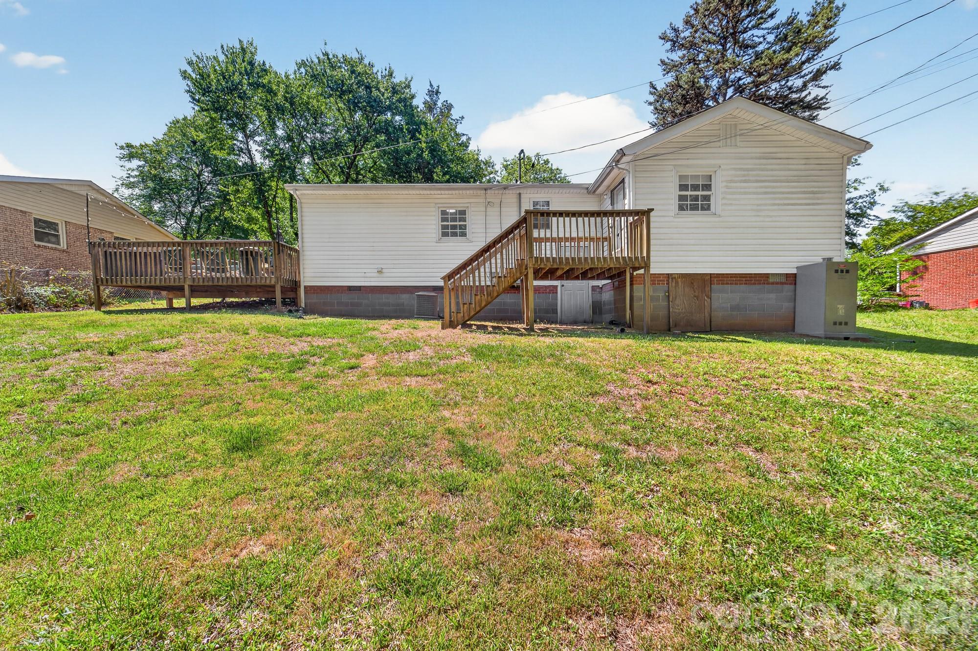 402 Wooddale Drive, Dallas, NC - photo 9 of 27