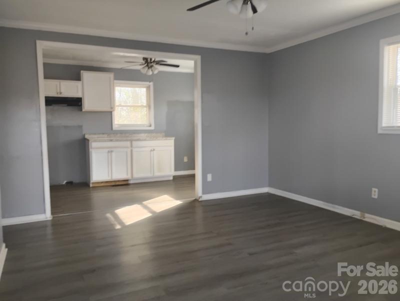 Photo 2 of 986 N Arant Street, Pageland, SC