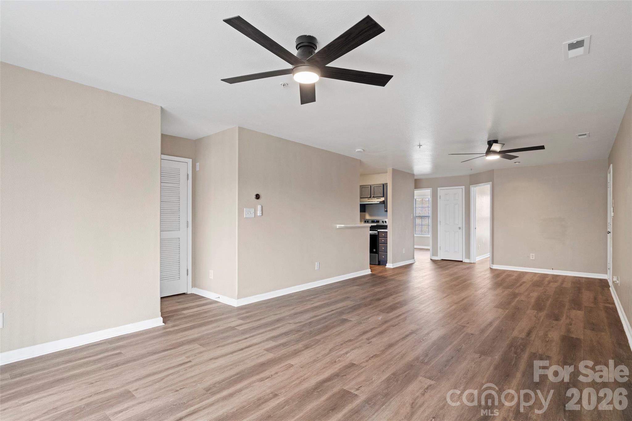 Photo 2 of 1134 Plaza Walk Drive, Charlotte, NC