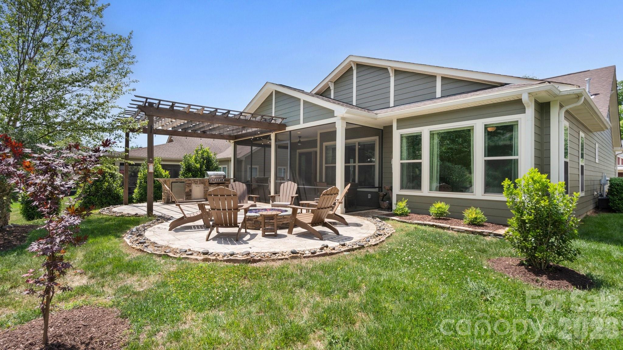 Photo 3 of 131 Chimney Rock Court, Denver, NC