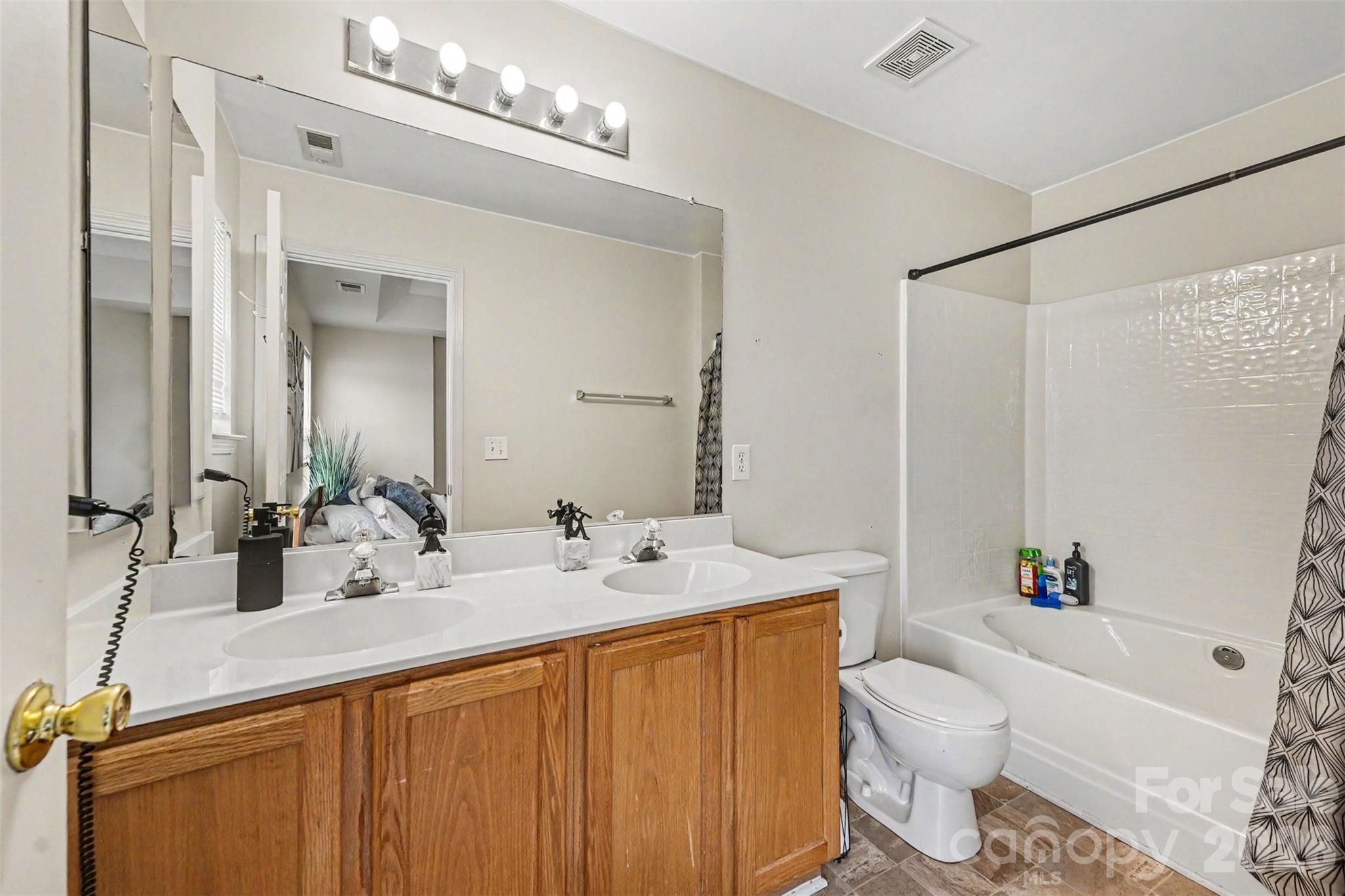 Photo 7 of 10946 Garden Oaks Lane, Charlotte, NC