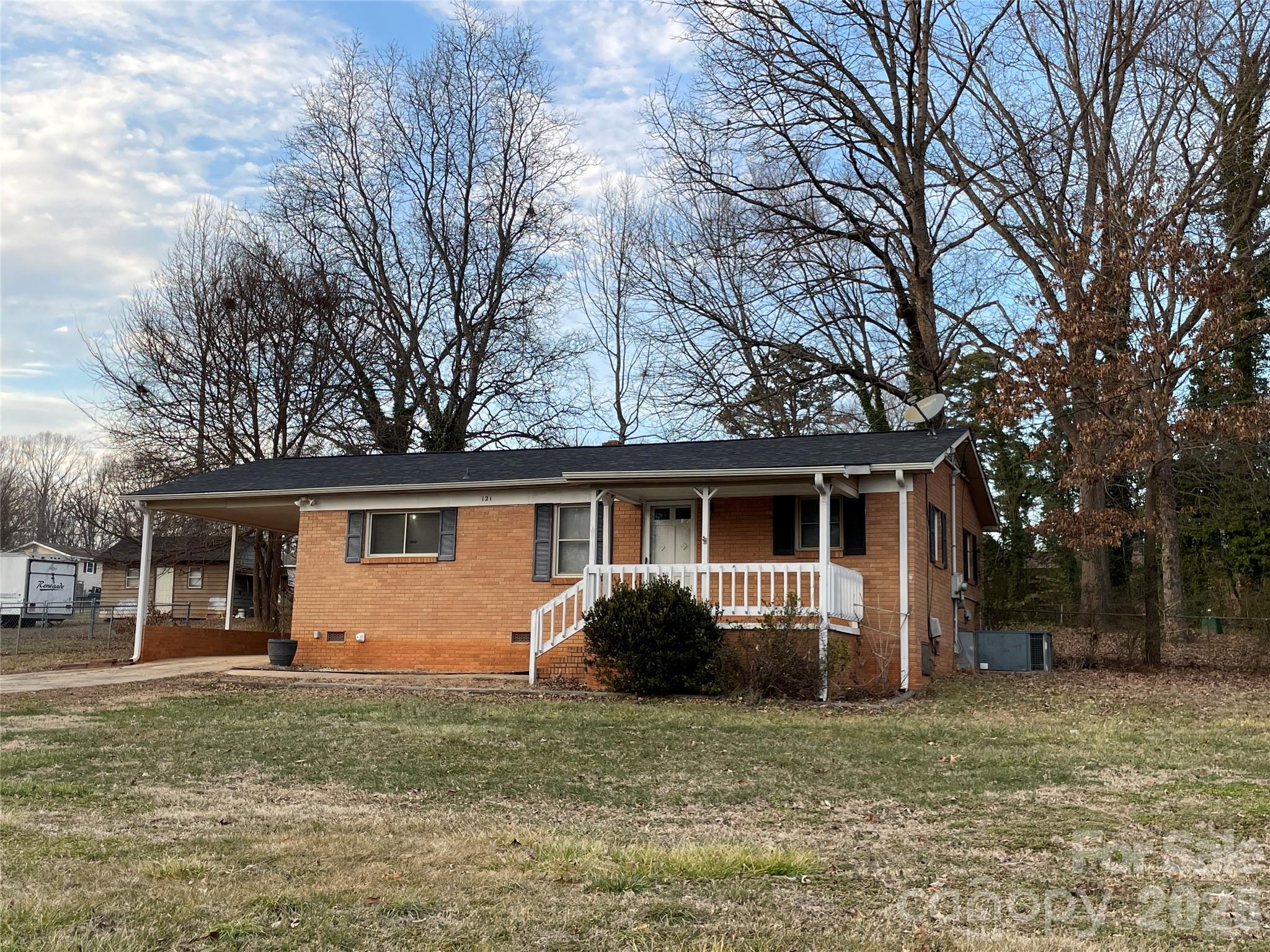 Photo 4 of 121 Randolph Road, Dallas, NC