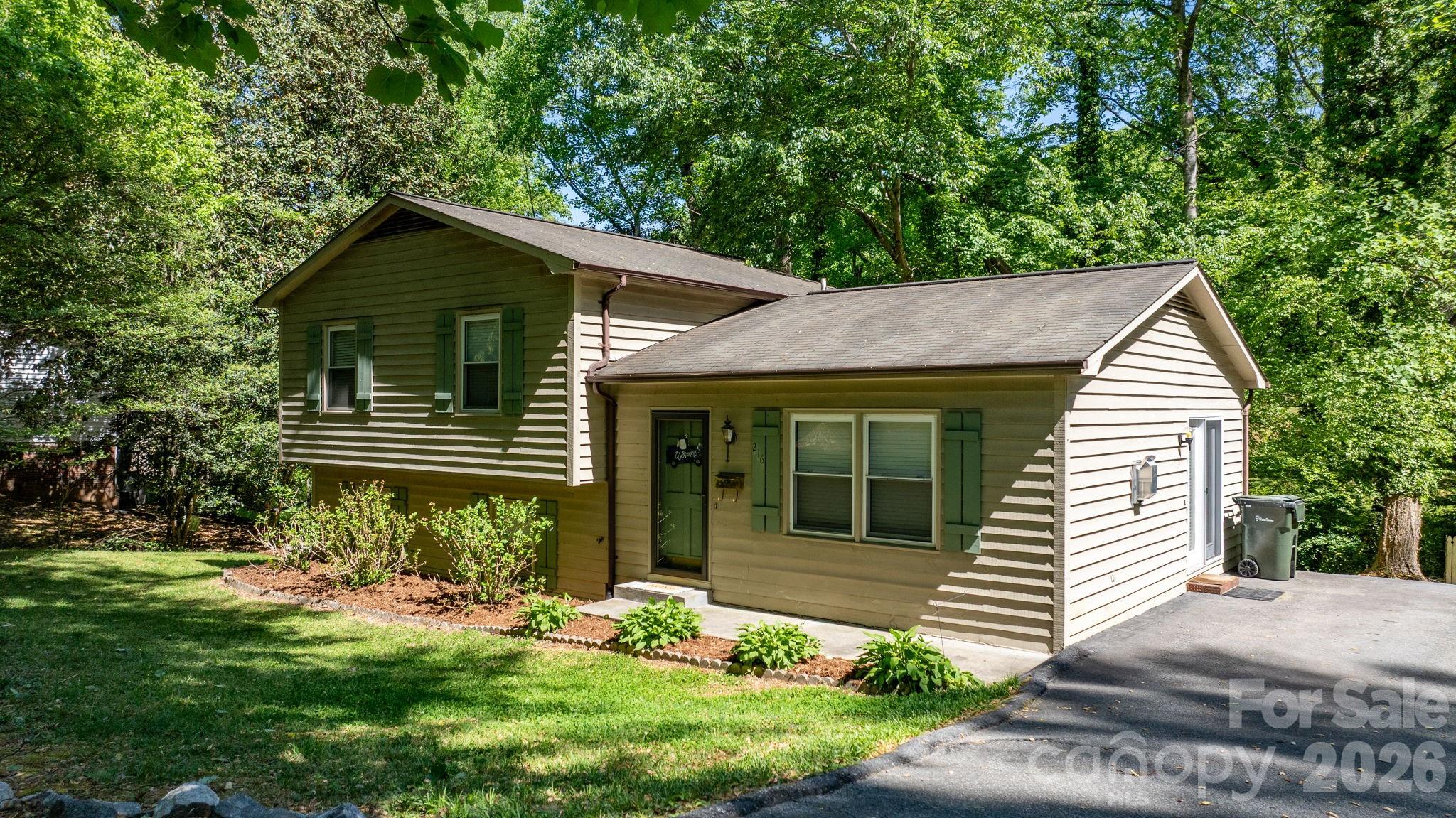216 Davis Drive, Morganton, NC
