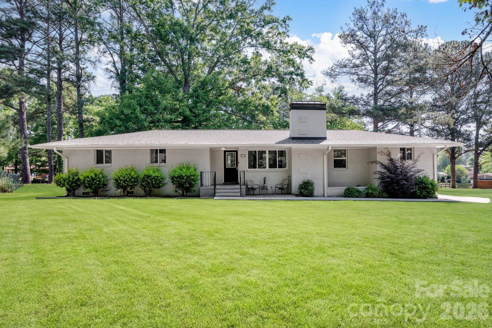 1405 Lakeview Drive, Pineville, NC - photo 1 of 26