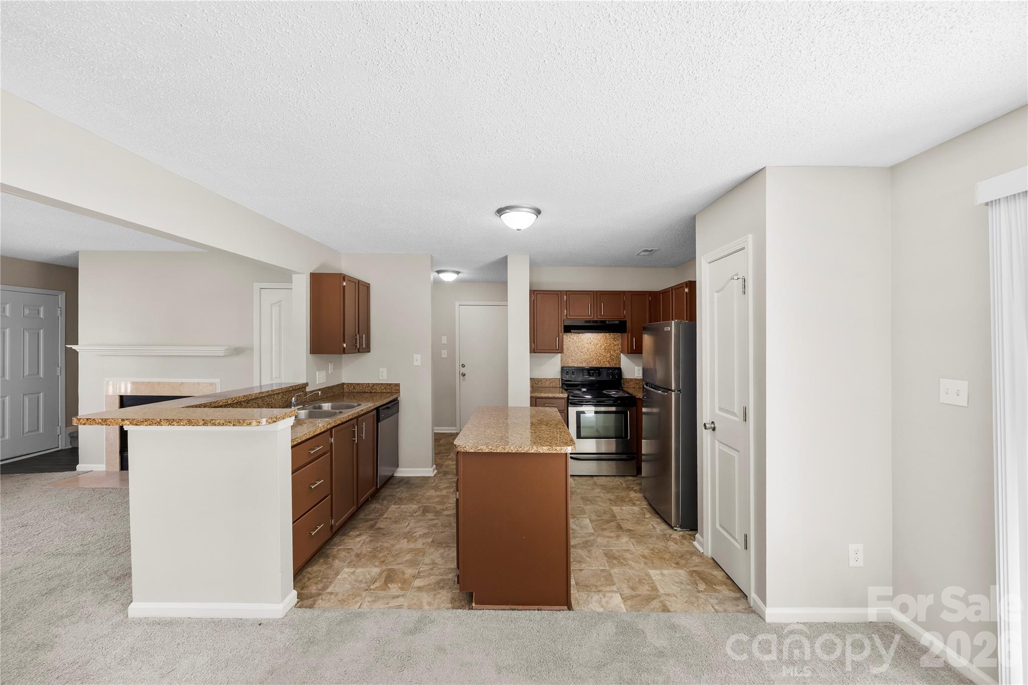 Photo 4 of 9713 Aviary Hill Way, Charlotte, NC