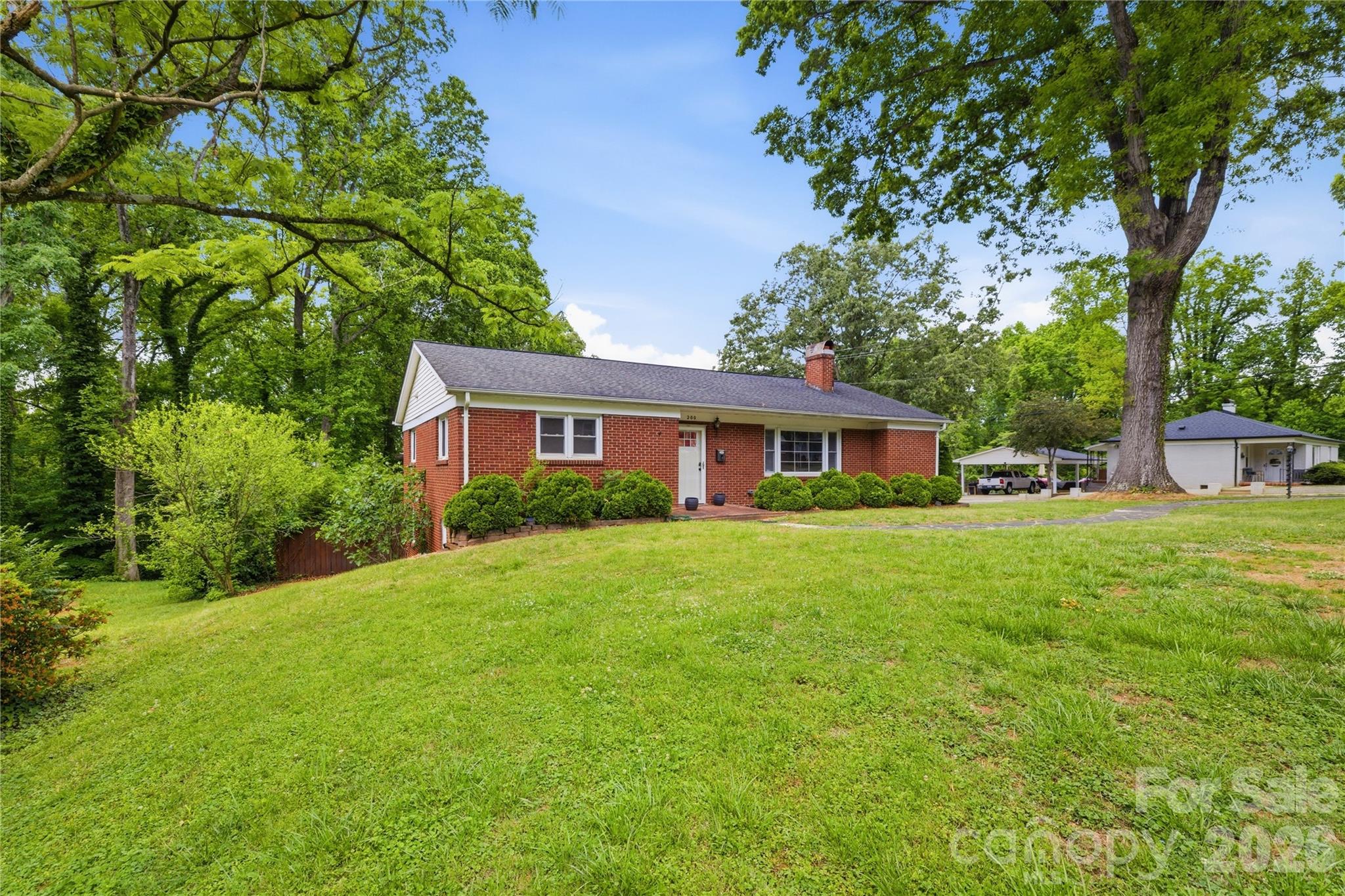 200 Falls Street, Morganton, NC