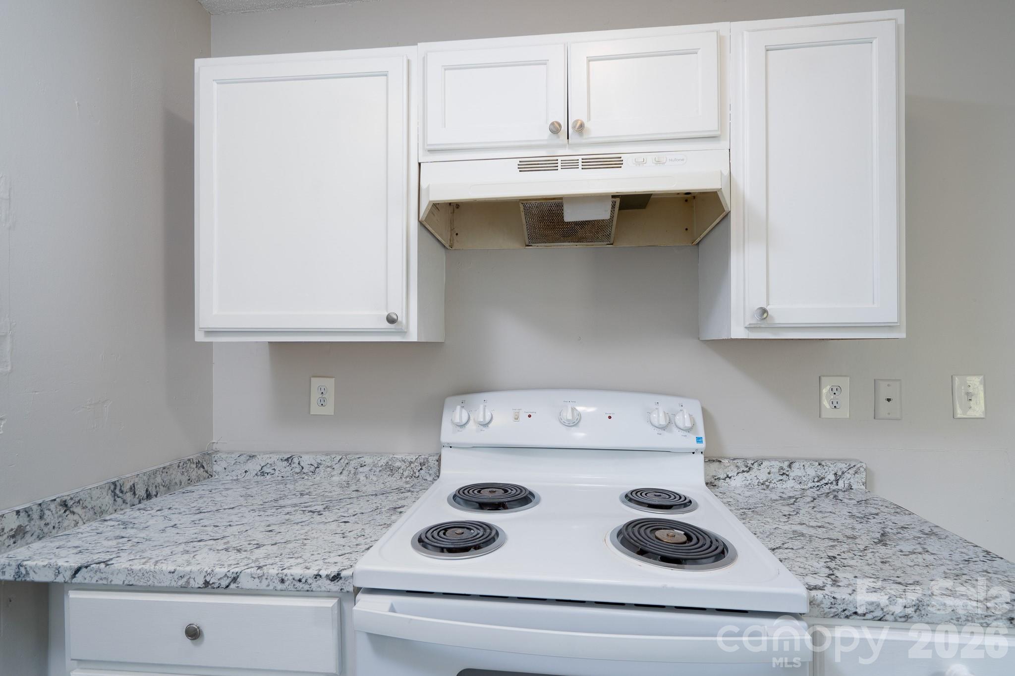Photo 12 of 8016 Bronze Pike Drive, Charlotte, NC