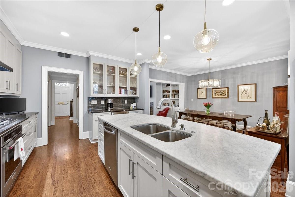 202 Perrin Place, Charlotte, NC - photo 20 of 39