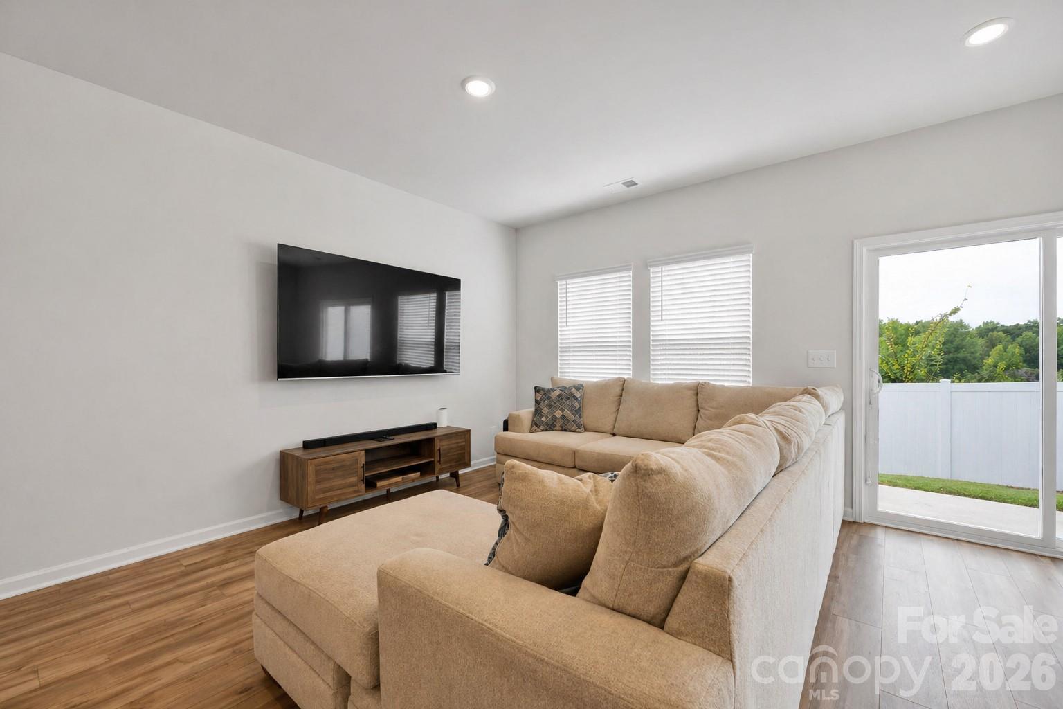 Photo 8 of 1021 Plumcrest Drive, Charlotte, NC