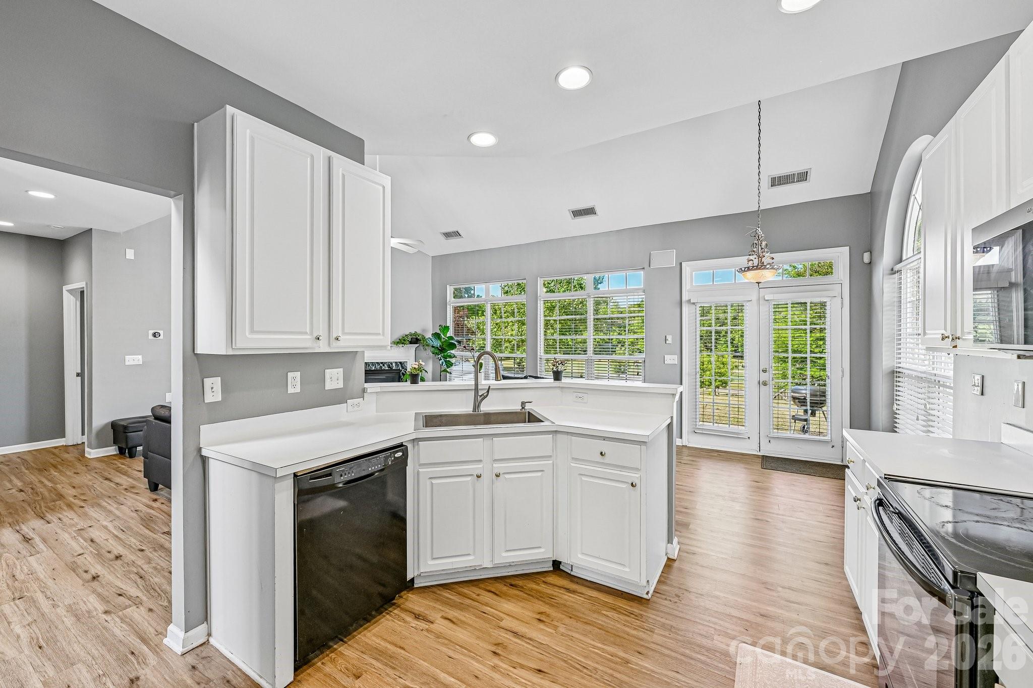 5755 Cambridge Bay Drive, Charlotte, NC - photo 19 of 48