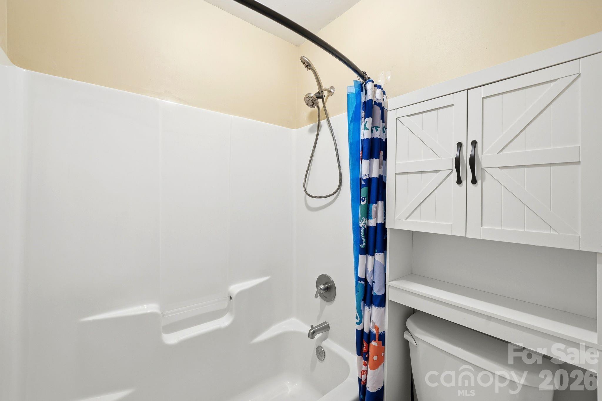 Home for sale at 6821 Hollow Oak Drive, Charlotte, NC — photo 23 of 38
