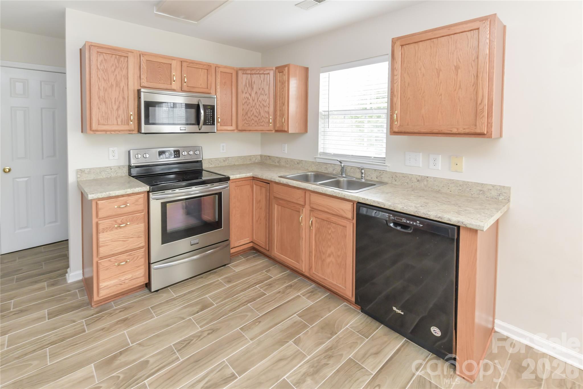 Photo 3 of 11927 Cheviott Hill Lane, Charlotte, NC