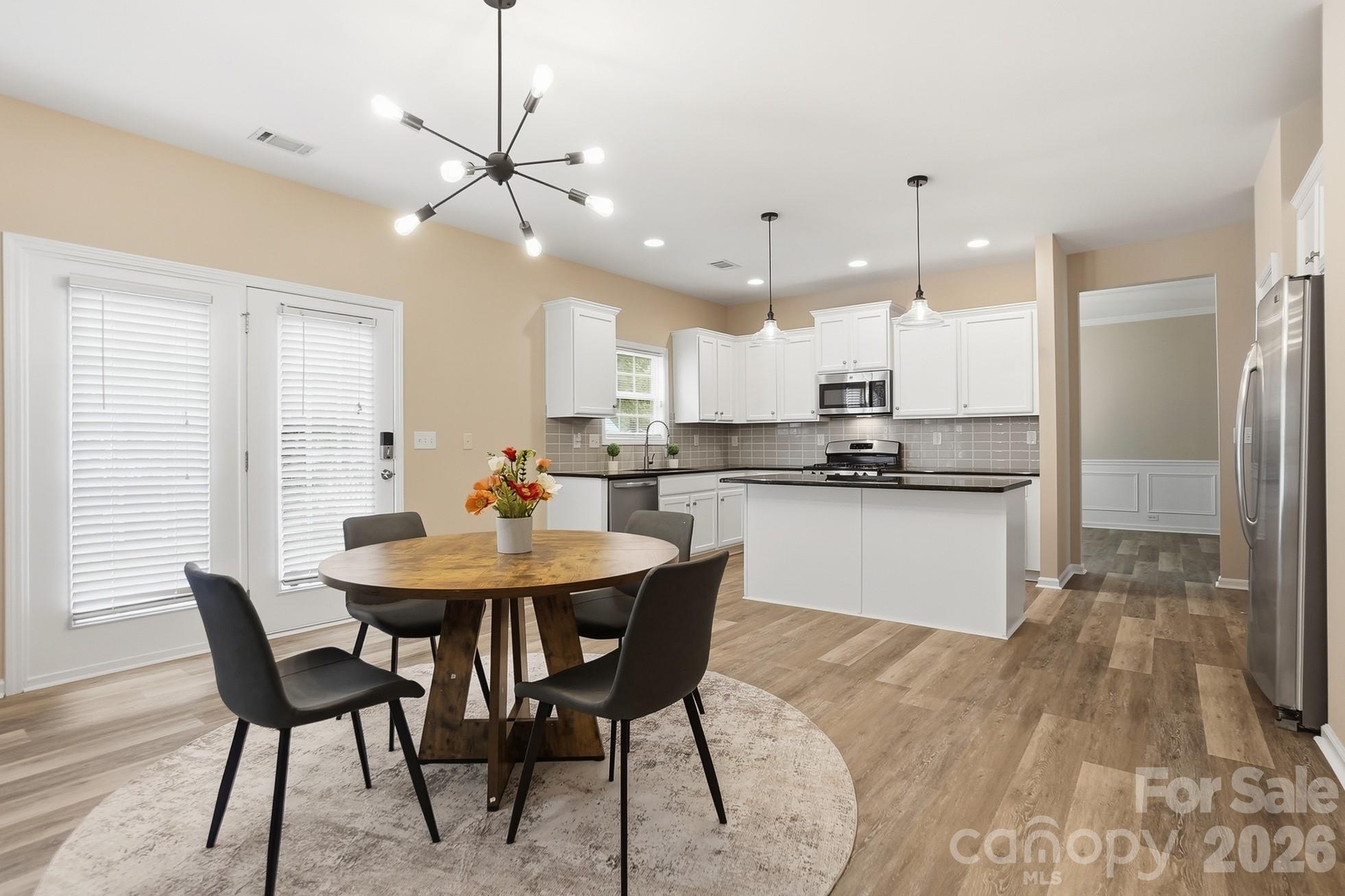 9013 Gailes Drive, Charlotte, NC - photo 8 of 42