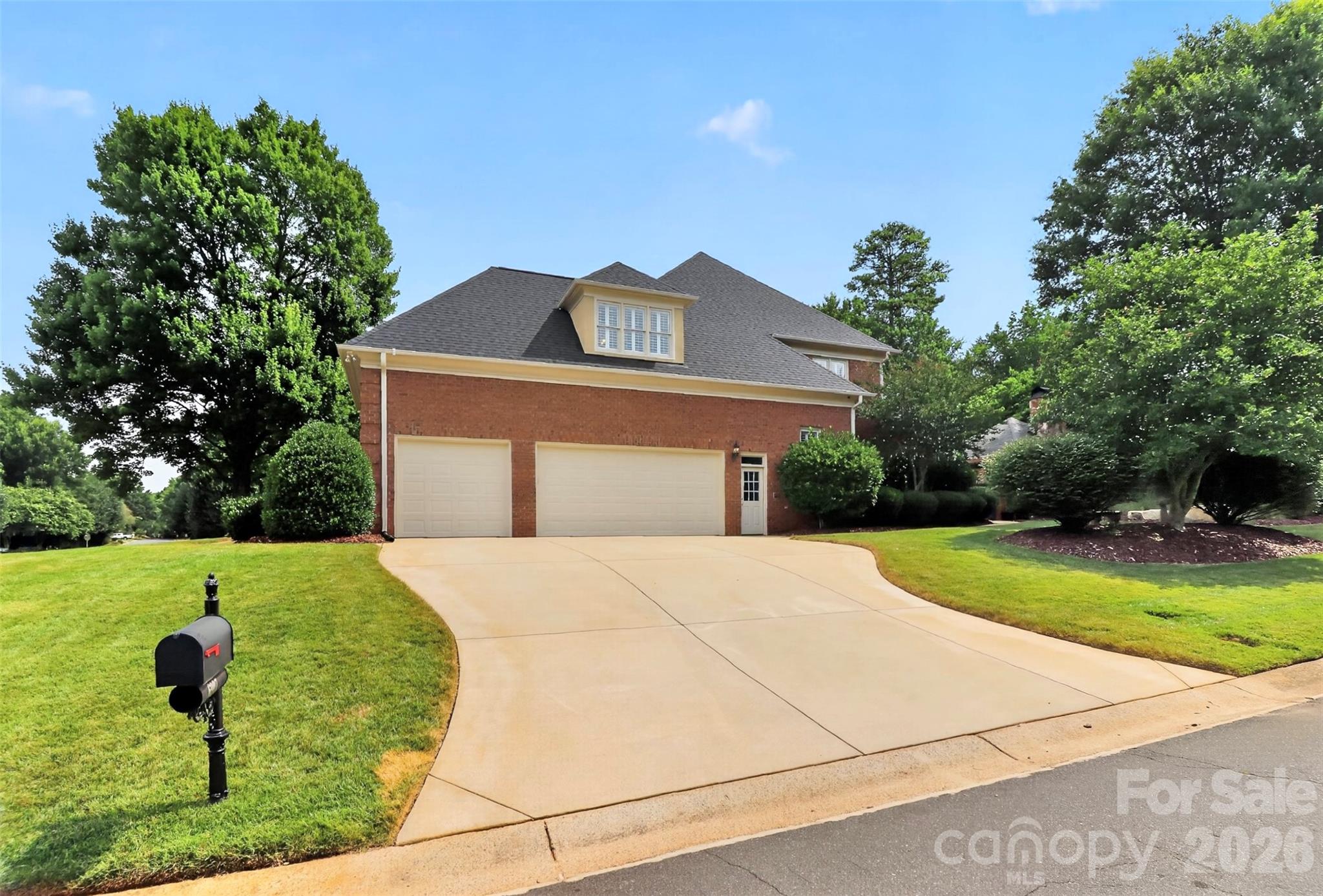 Home for sale at 6907 Meadow Run Lane, Charlotte, NC — photo 42 of 48