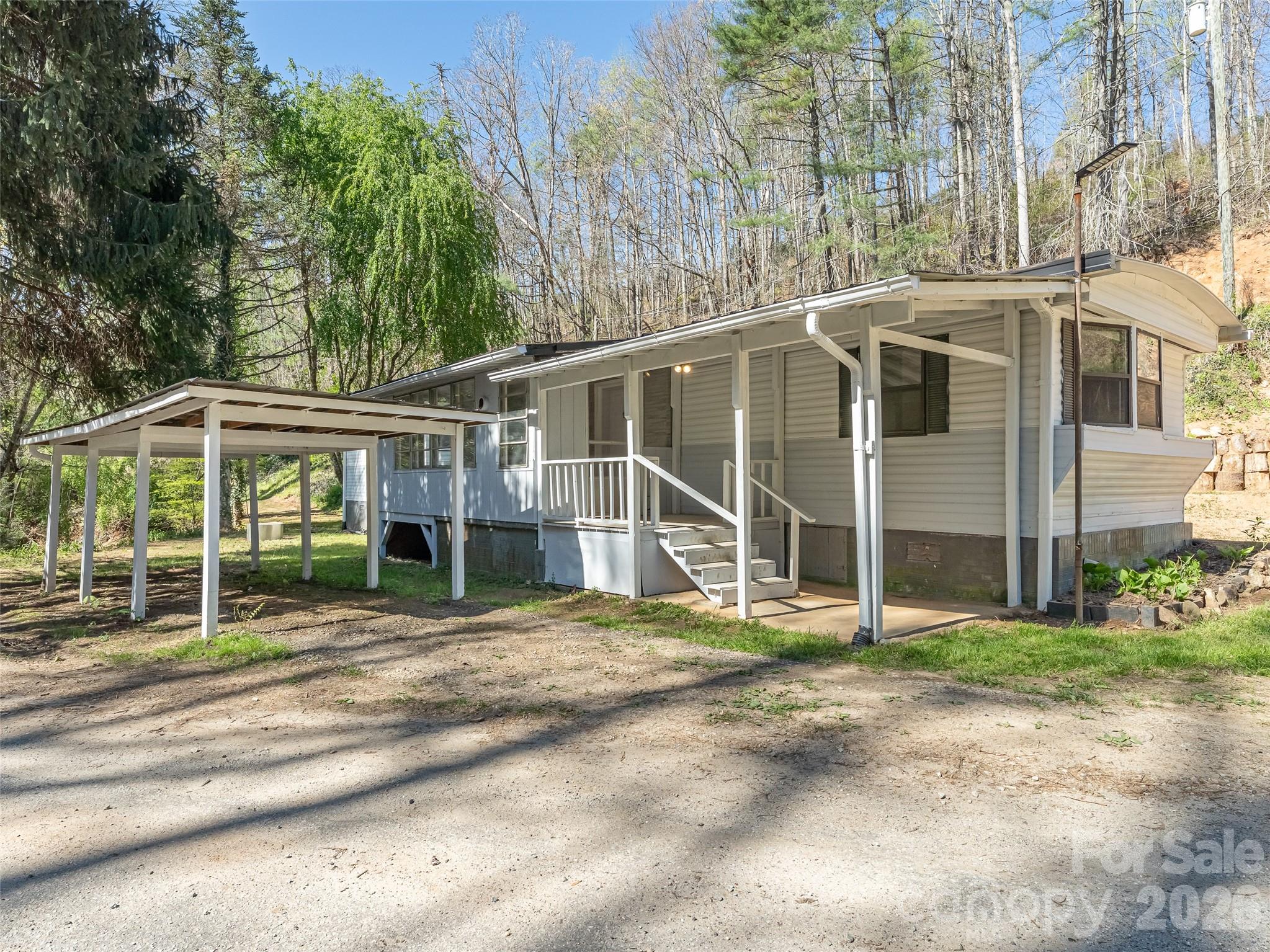 40 Morning Dove Lane, Flat Rock, NC