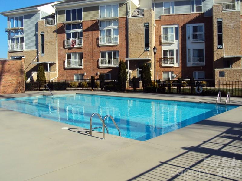 Photo 12 of 537 Donatello Avenue, Charlotte, NC