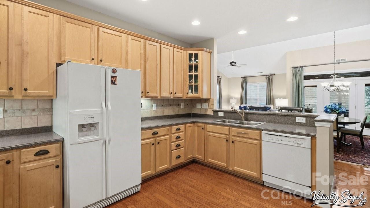 Photo 17 of 2820 Summer Valley Court, Charlotte, NC