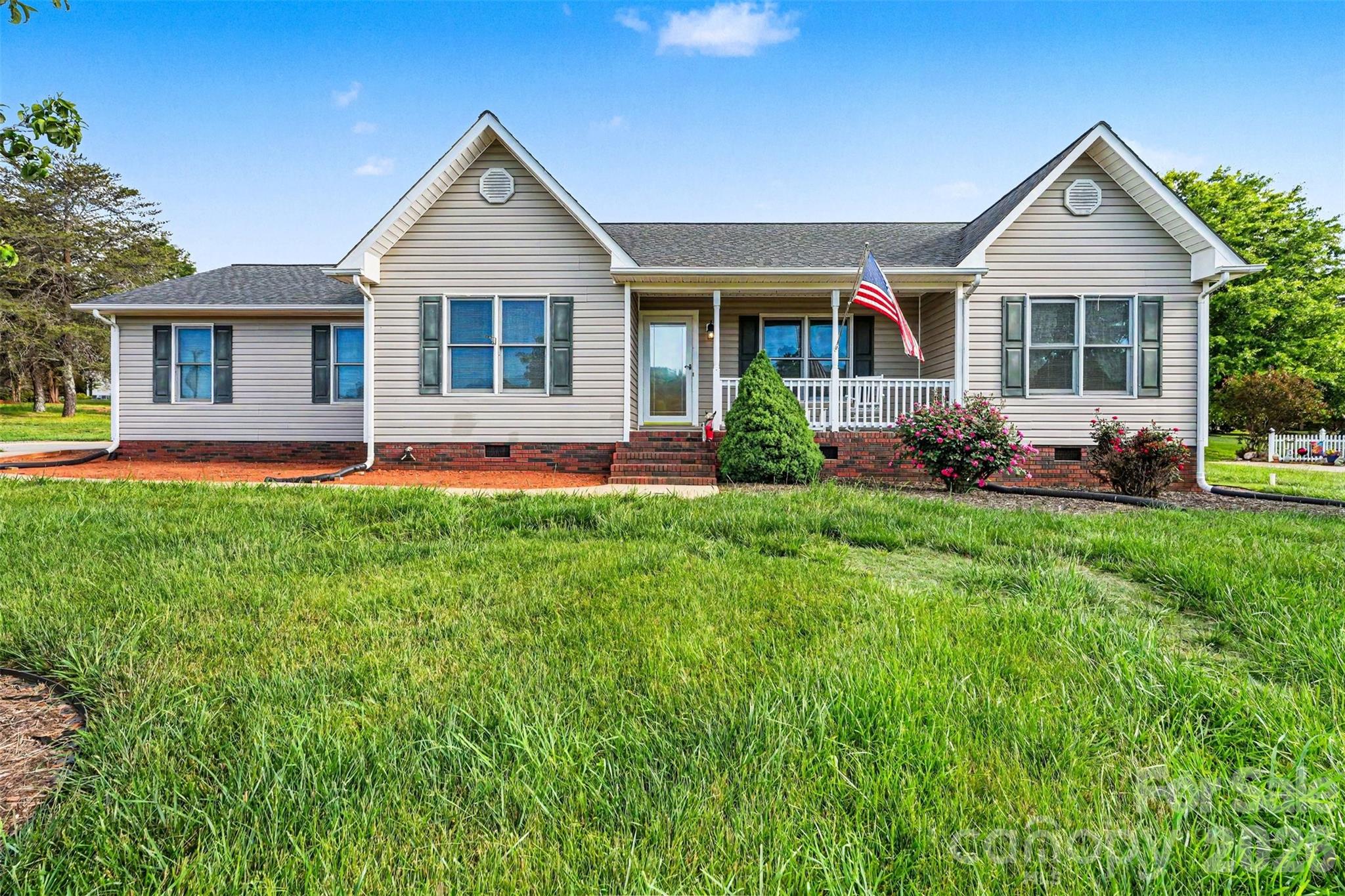 Photo 2 of 173 Alpine Circle, Statesville, NC