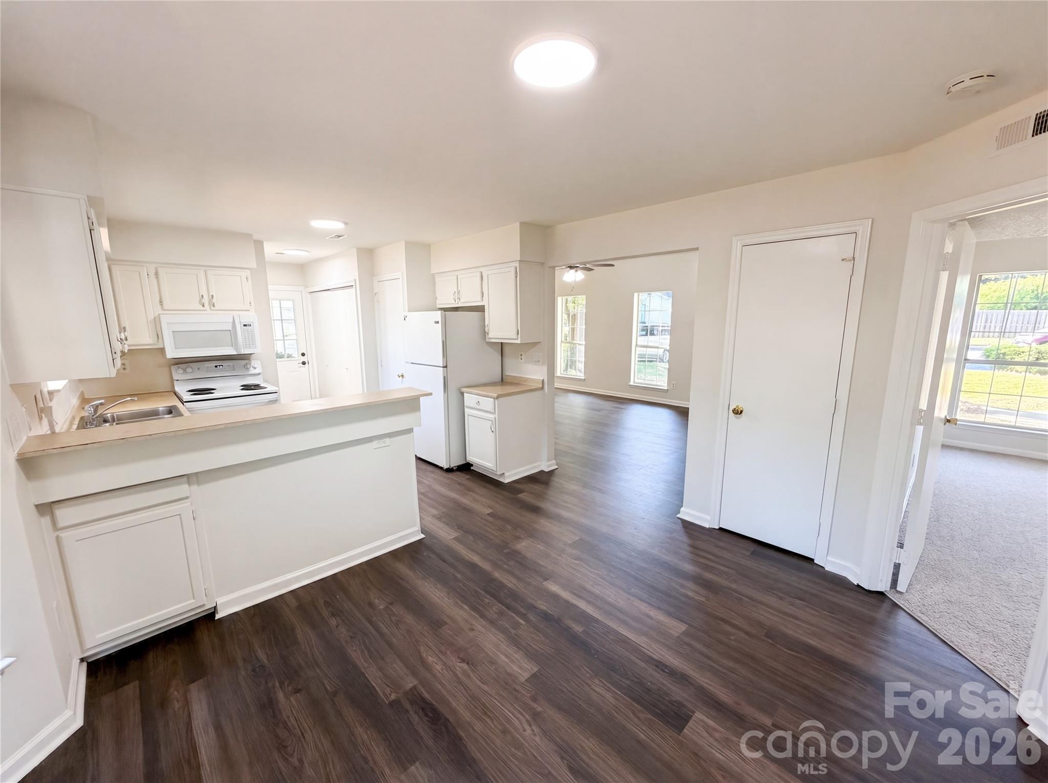 Photo 9 of 4720 Topsail Court, Charlotte, NC