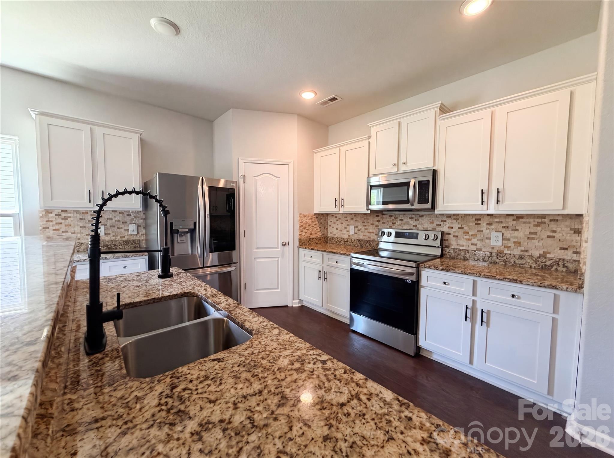 Photo 2 of 4034 Rosfield Drive, Charlotte, NC