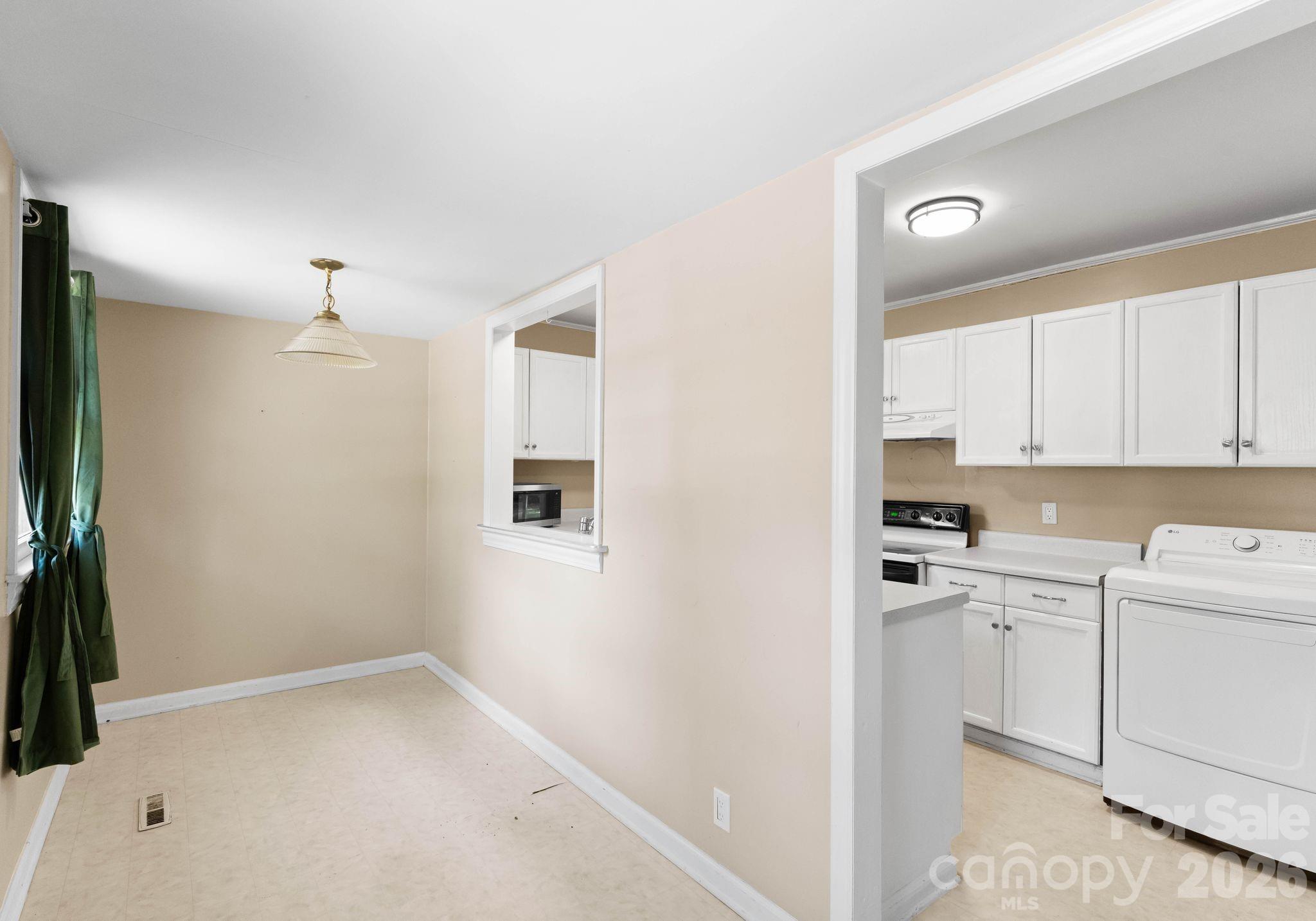 1136 E Woodlawn Road, Charlotte, NC - photo 13 of 48