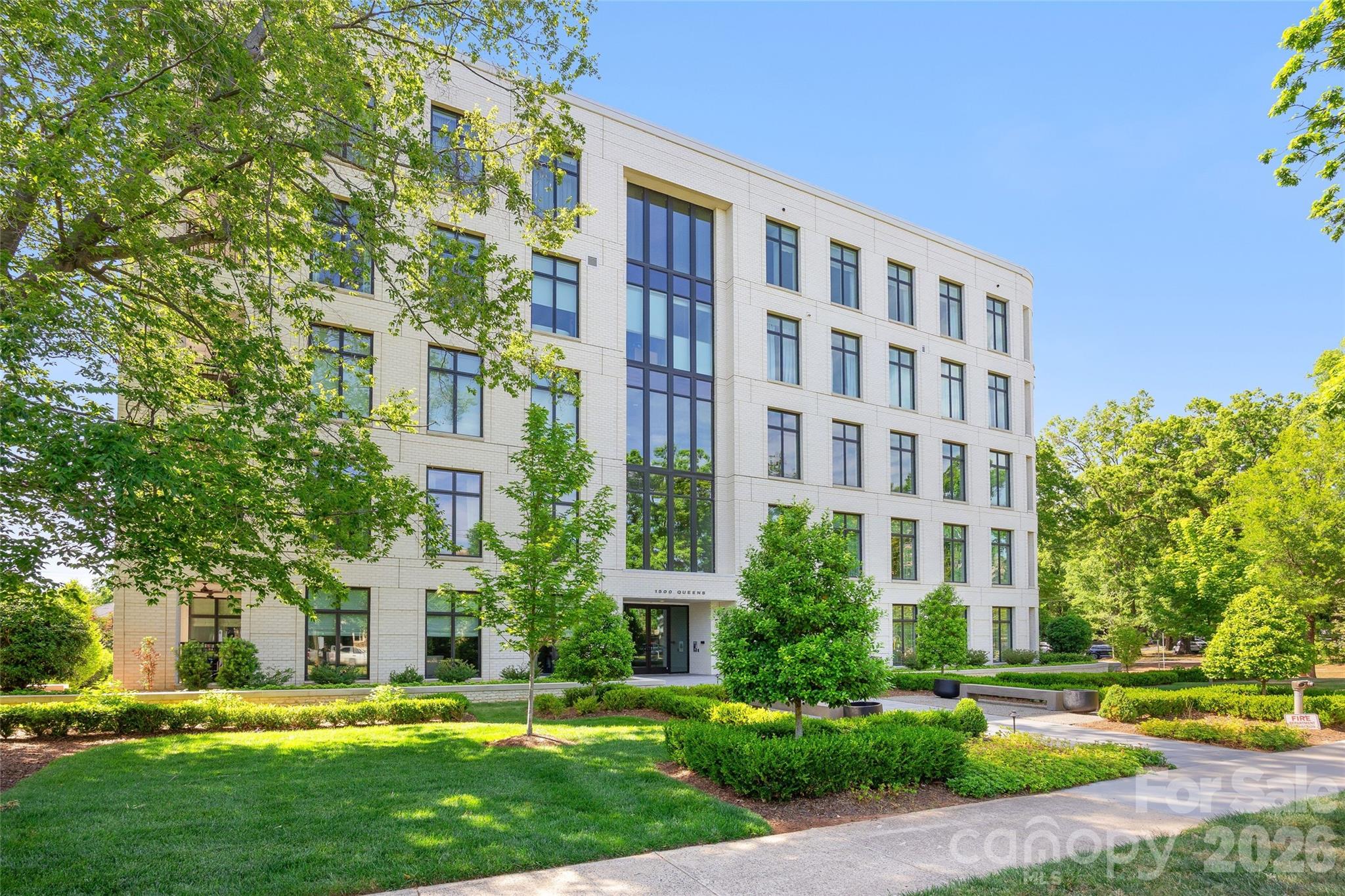 Home for sale at 1500 Queens Road104, Charlotte, NC — photo 1 of 41