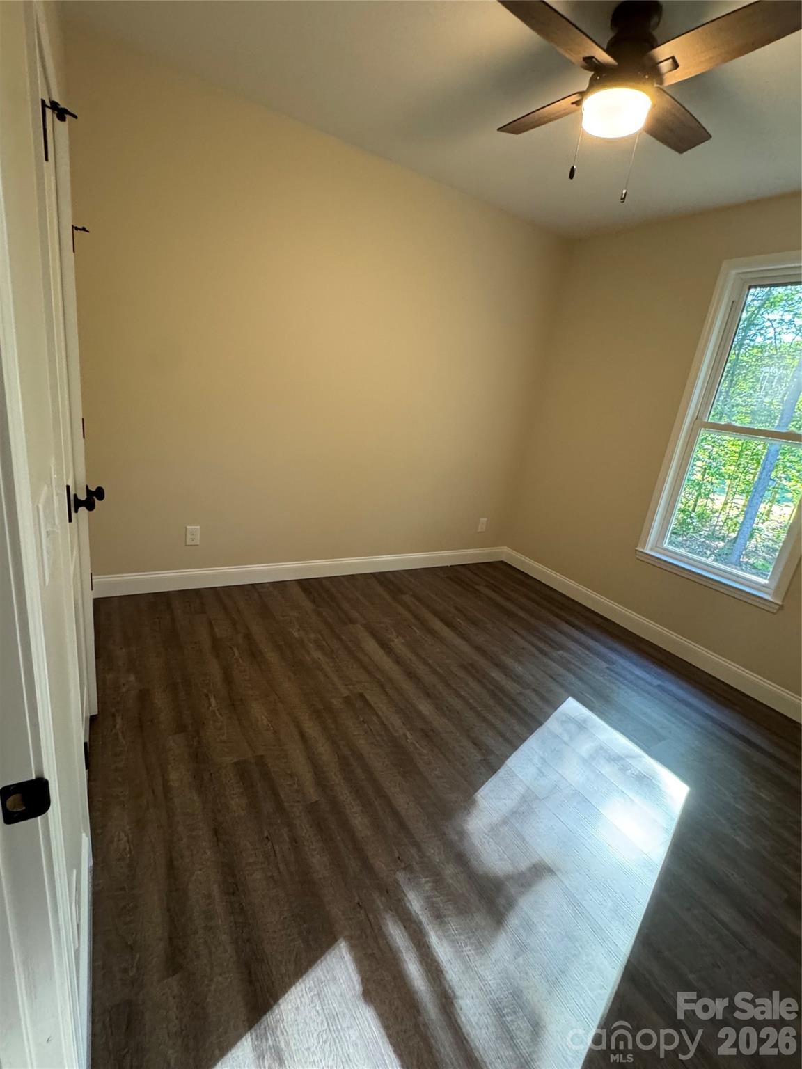 530 Oakwood Circle, Lexington, NC - photo 2 of 16