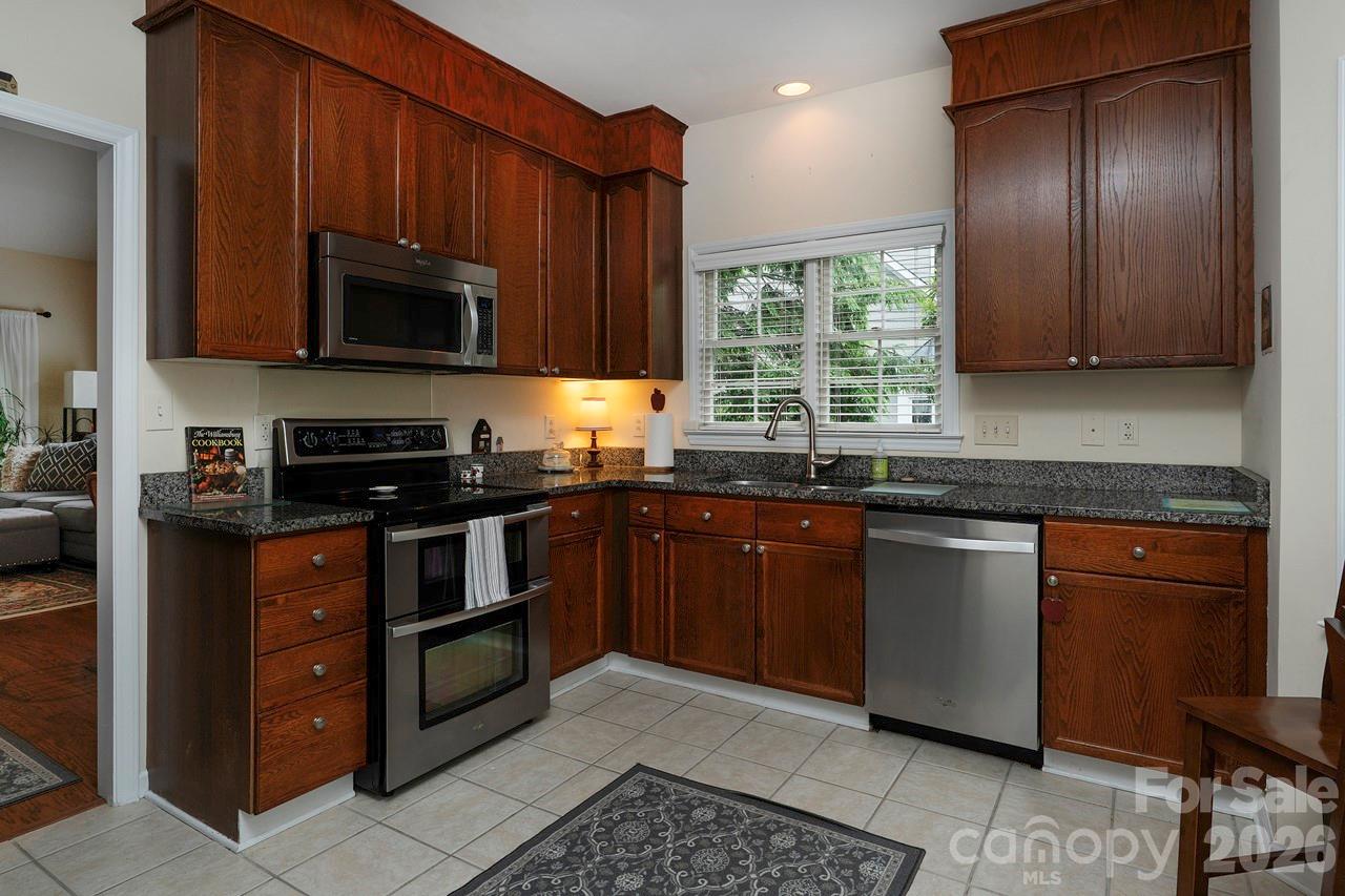 Photo 10 of 5935 Fitzwilliams Lane, Charlotte, NC